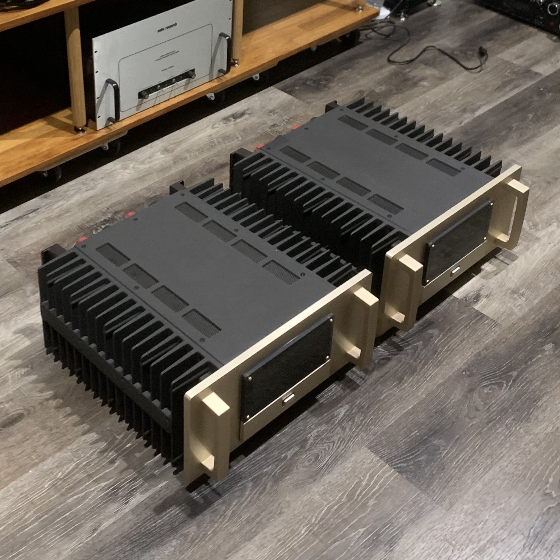 Accuphase A-50V Flagship Class A Power Amplifier (240 Volt) |﻿ Stereo ...