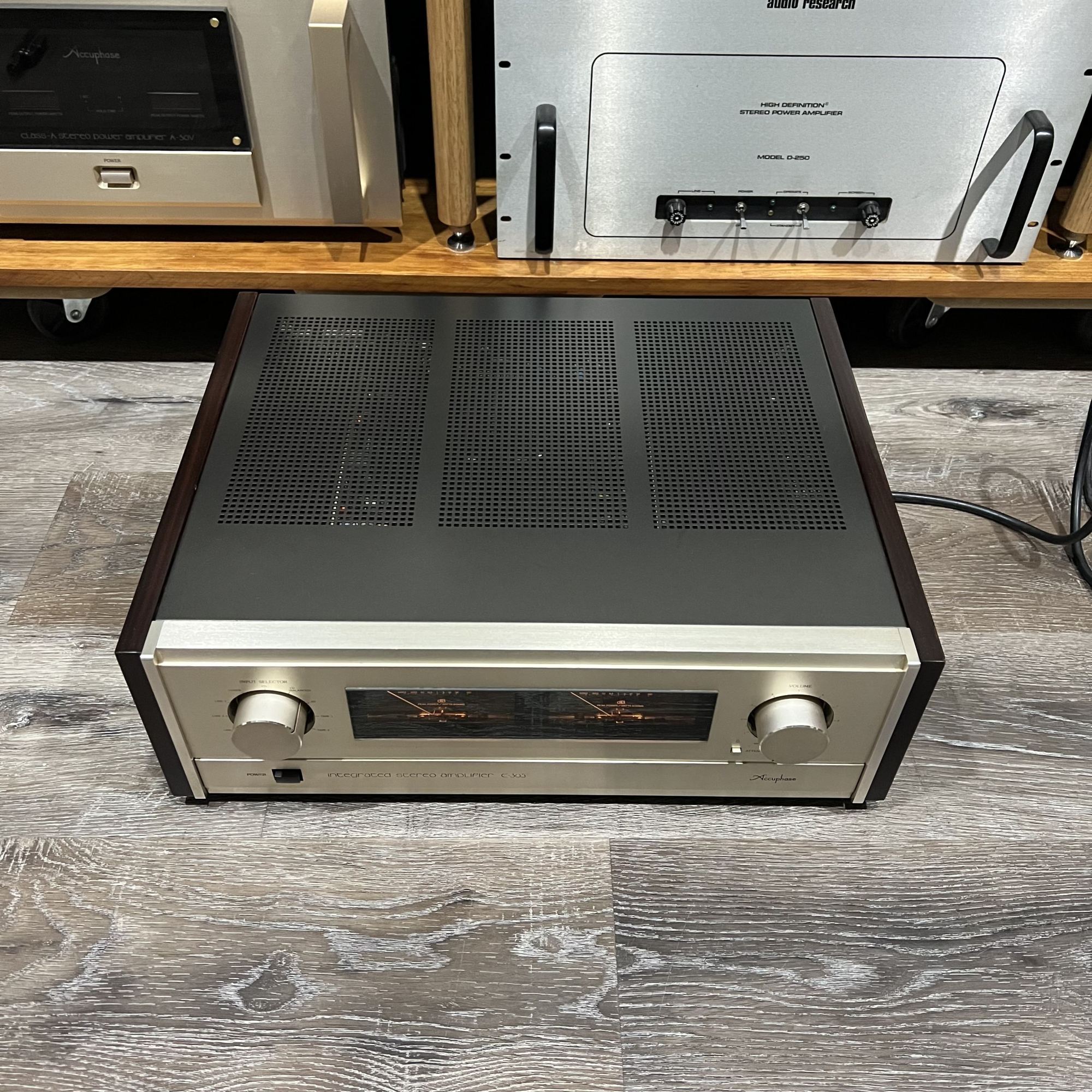 Accuphase E-305 Integrated Stereo Amplifier (240 Volt) |﻿ Stereo, Home ...