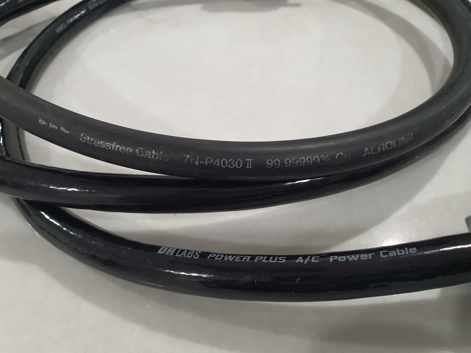 Acrolink 7N-P4030 II & DH Labs power powercords - AU Plugs - Hi-Fi and Cinema Cables ...