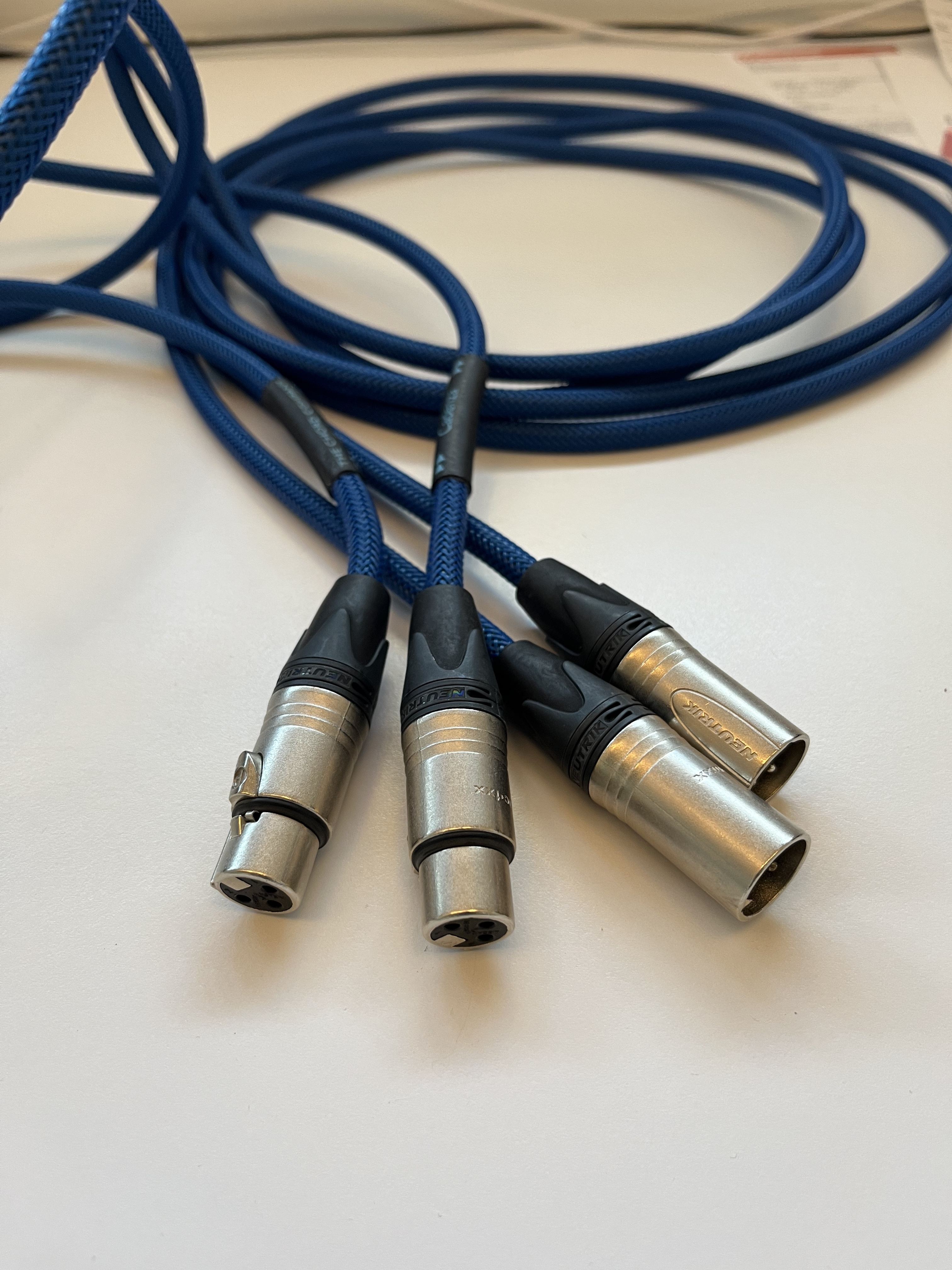 Chord Cadenza Balanced XLR 3m Interconnect - Hi-Fi and Cinema Cables & Accessories - StereoNET