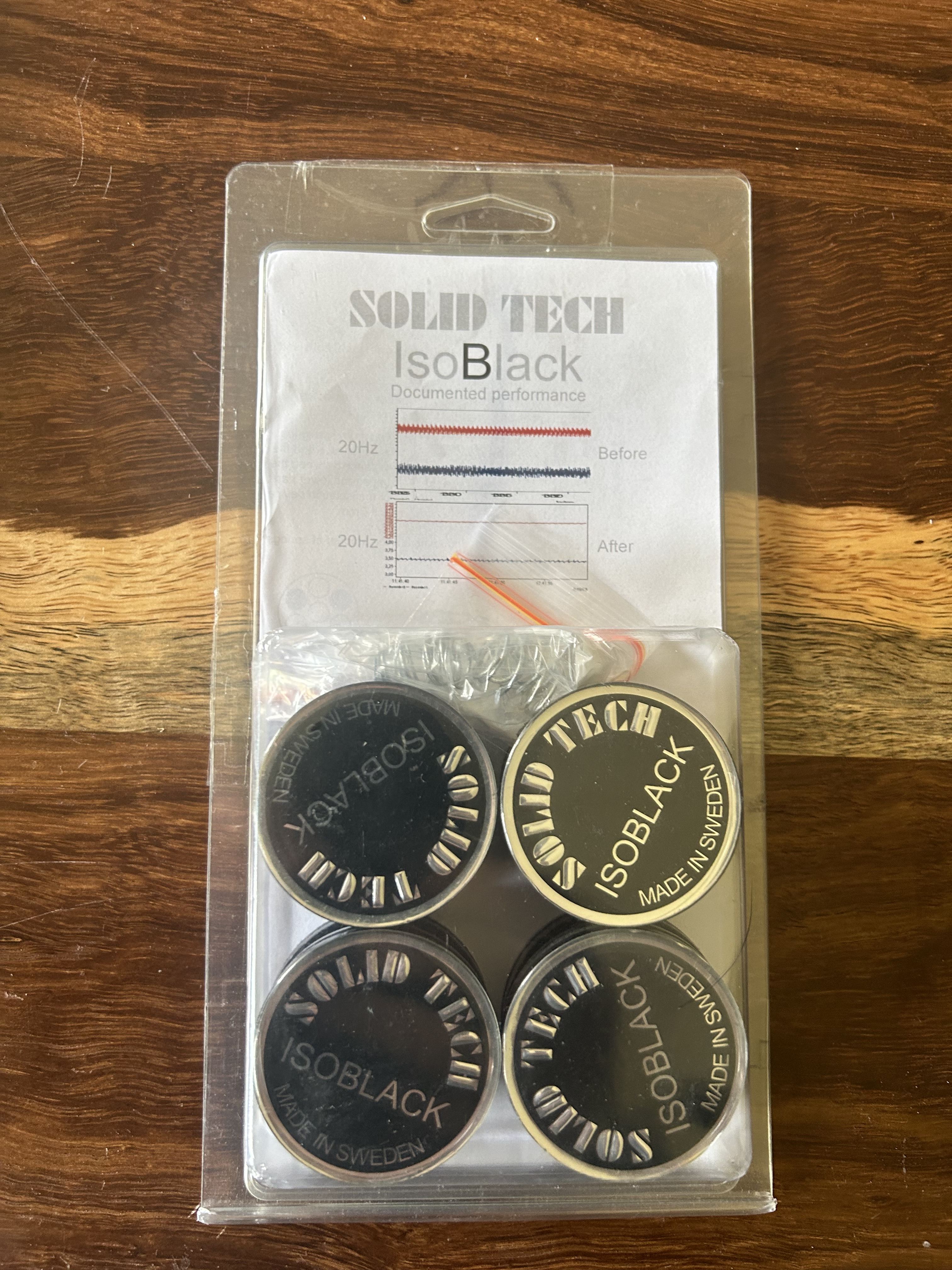 Solid Tech Isoblack Vibration Isolators 4 pack - Hi-Fi and Cinema Cables & Accessories - StereoNET