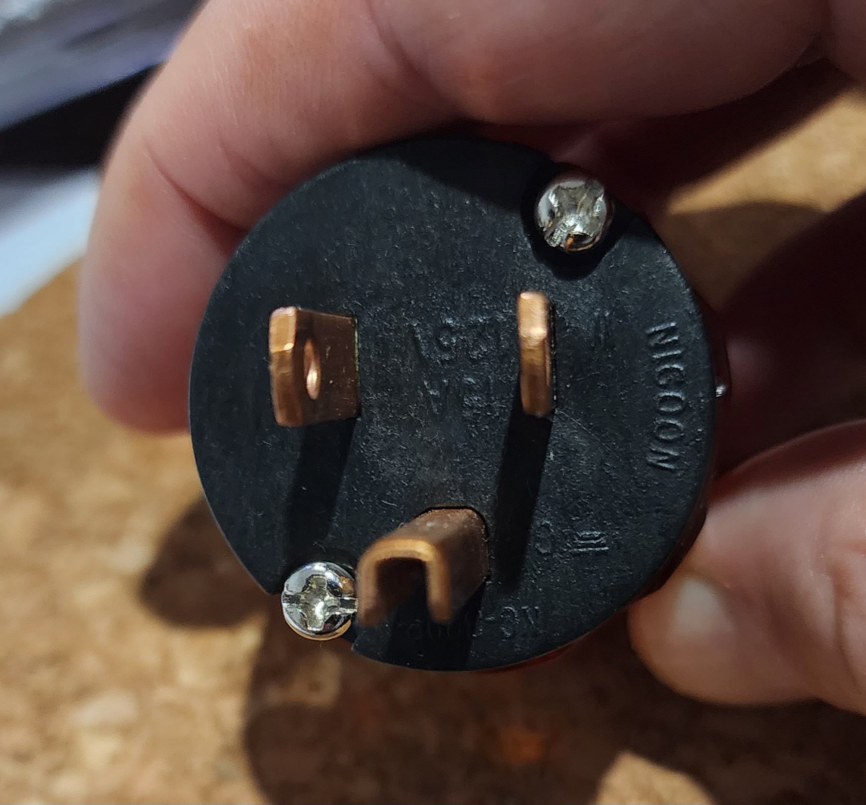 Oxide P-046e USA style power plug #2 |﻿ Hi-Fi and Cinema Cables ...