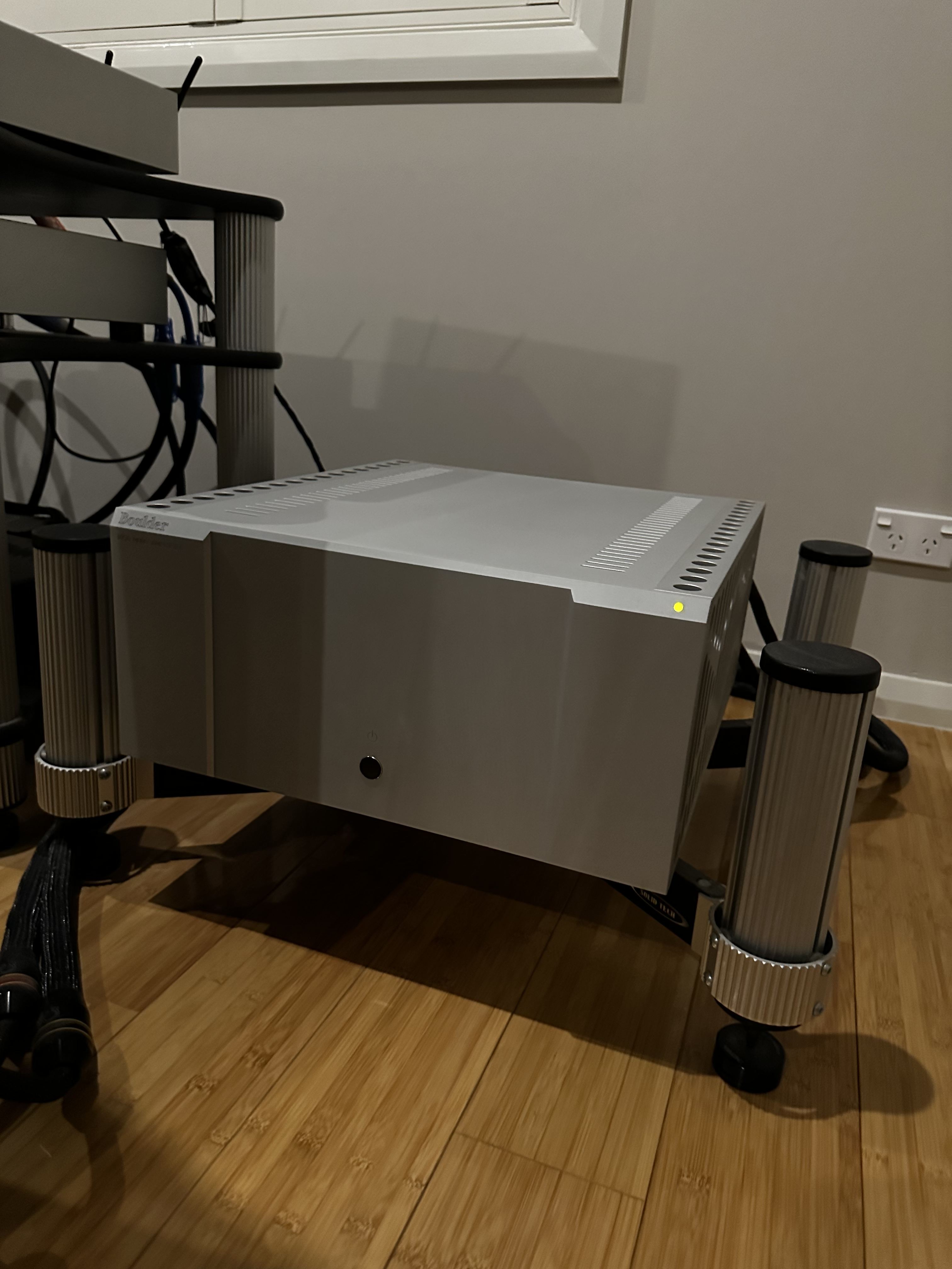 Boulder 1050 mono blocks with solid tech rack of silence - Stereo, Home ...