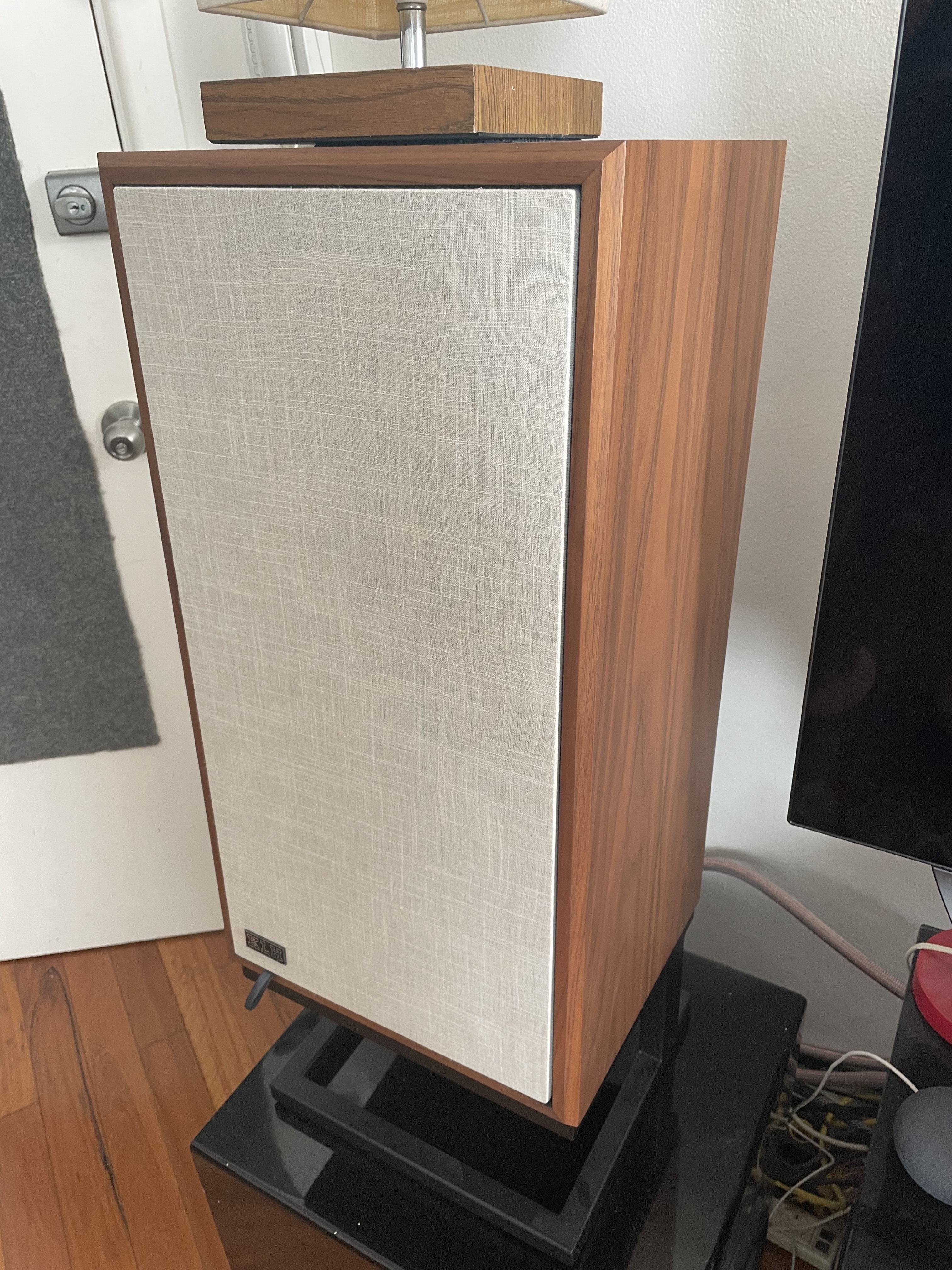 KLH Model 5 + stands - Stereo, Home Cinema, Headphones Components ...