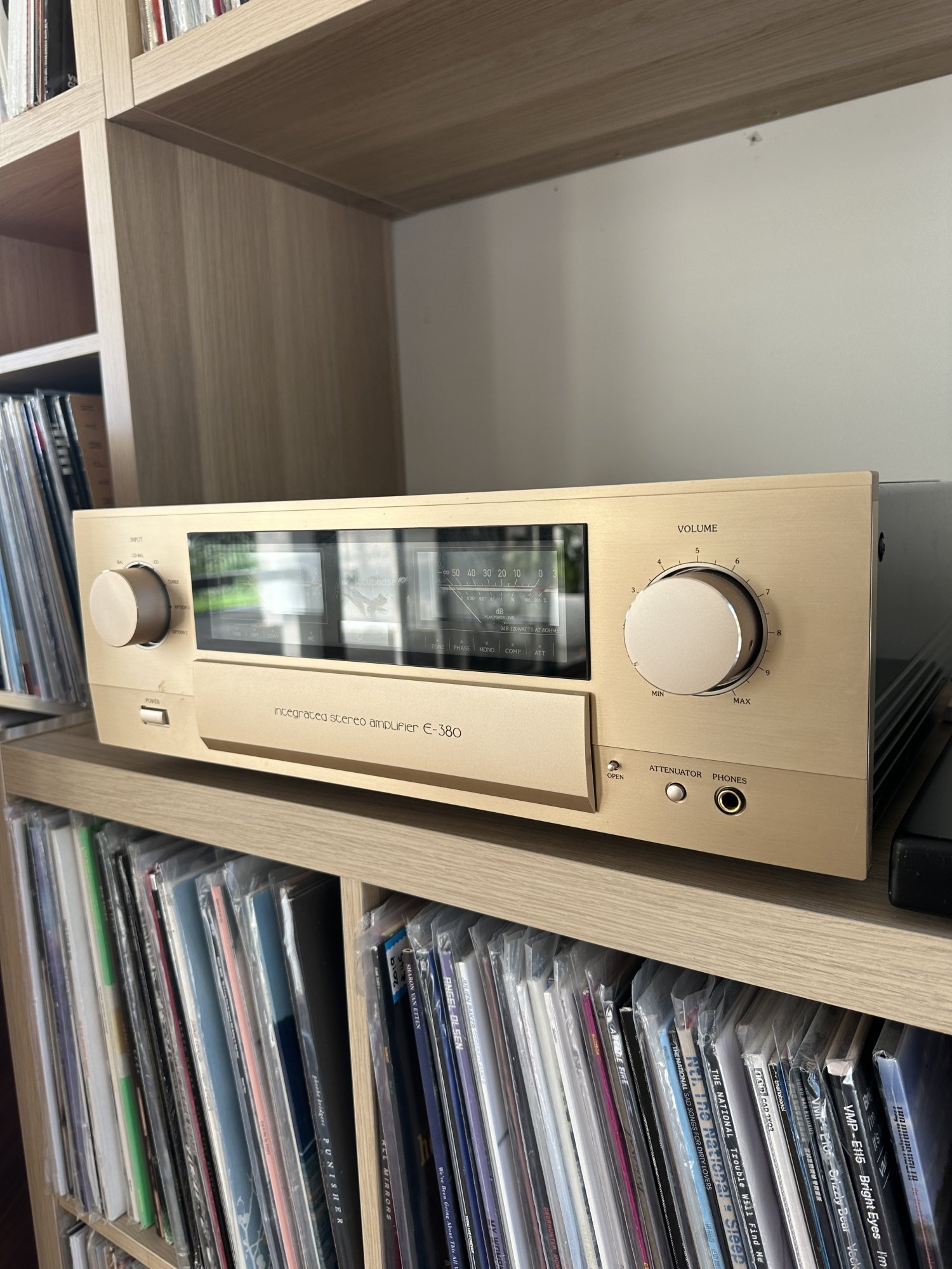 Accuphase E380 Integrated Amplifier - Stereo, Home Cinema, Headphones Components - StereoNET