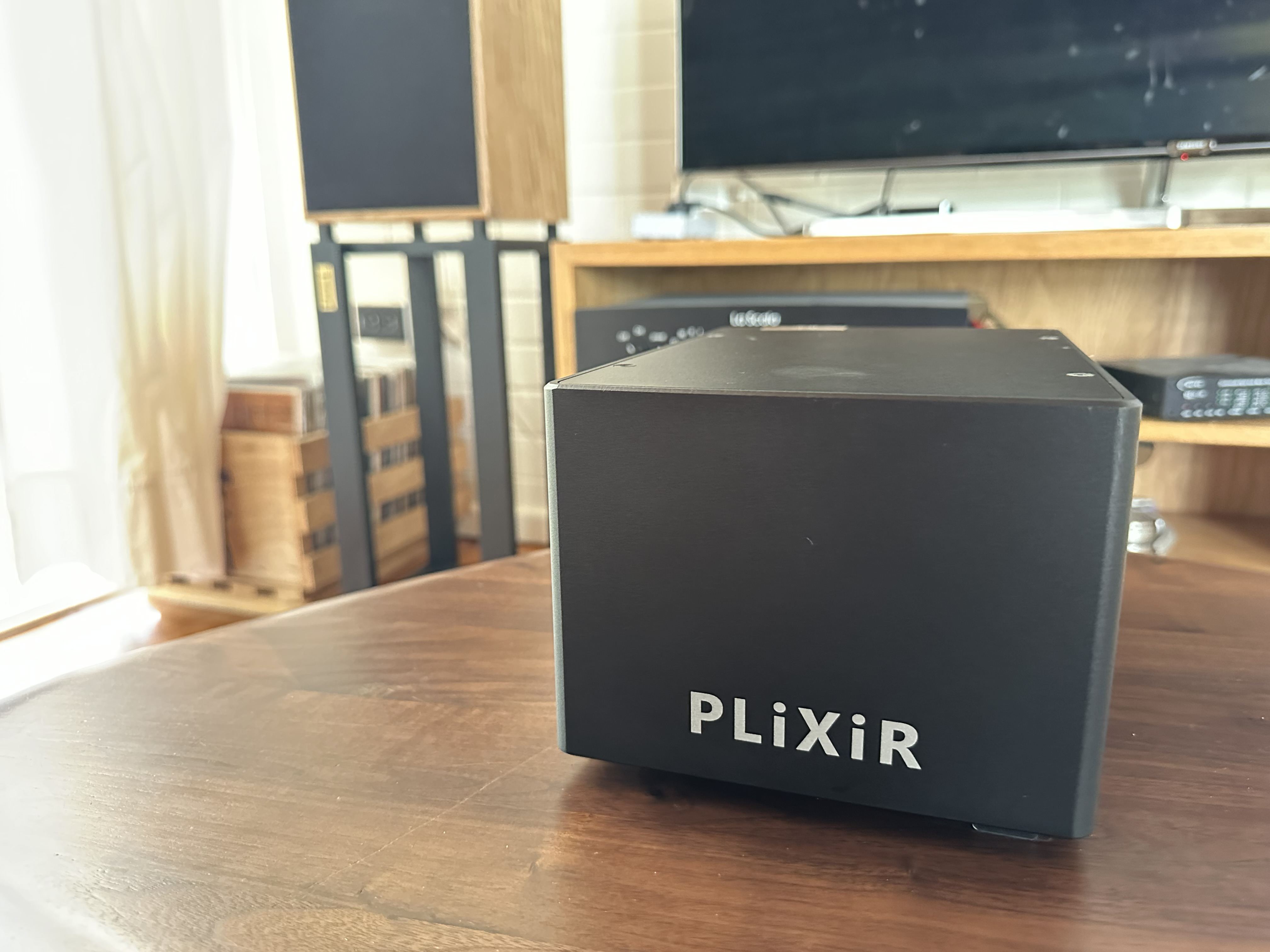 WITHDRAWN: Plixir Elite BAC 400 Balanced AC Power conditioner |﻿ Hi-Fi and Cinema Cables ...