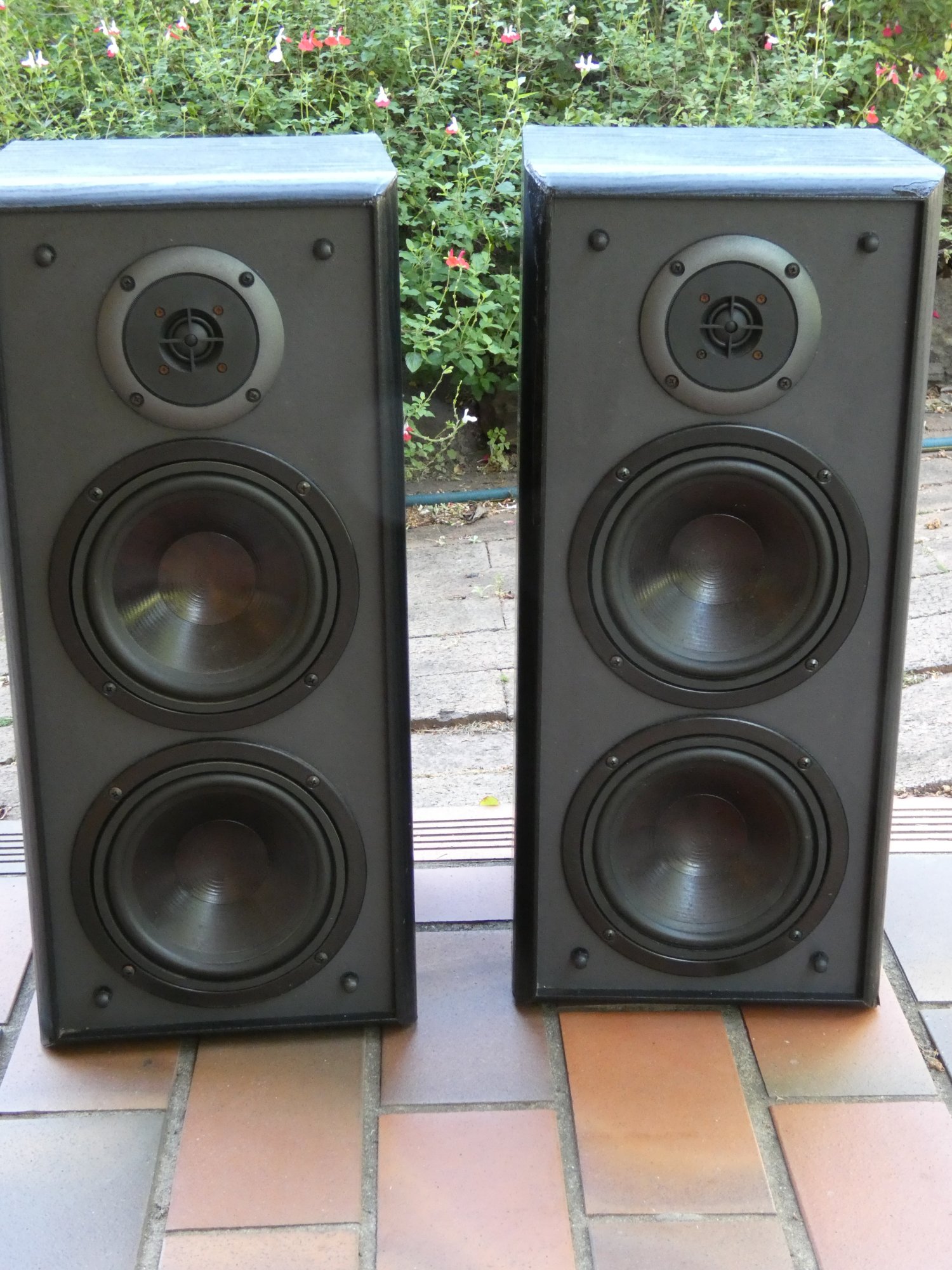 ESS (USA) Medium sized Speakers TS-3200 - Stereo, Home Cinema ...