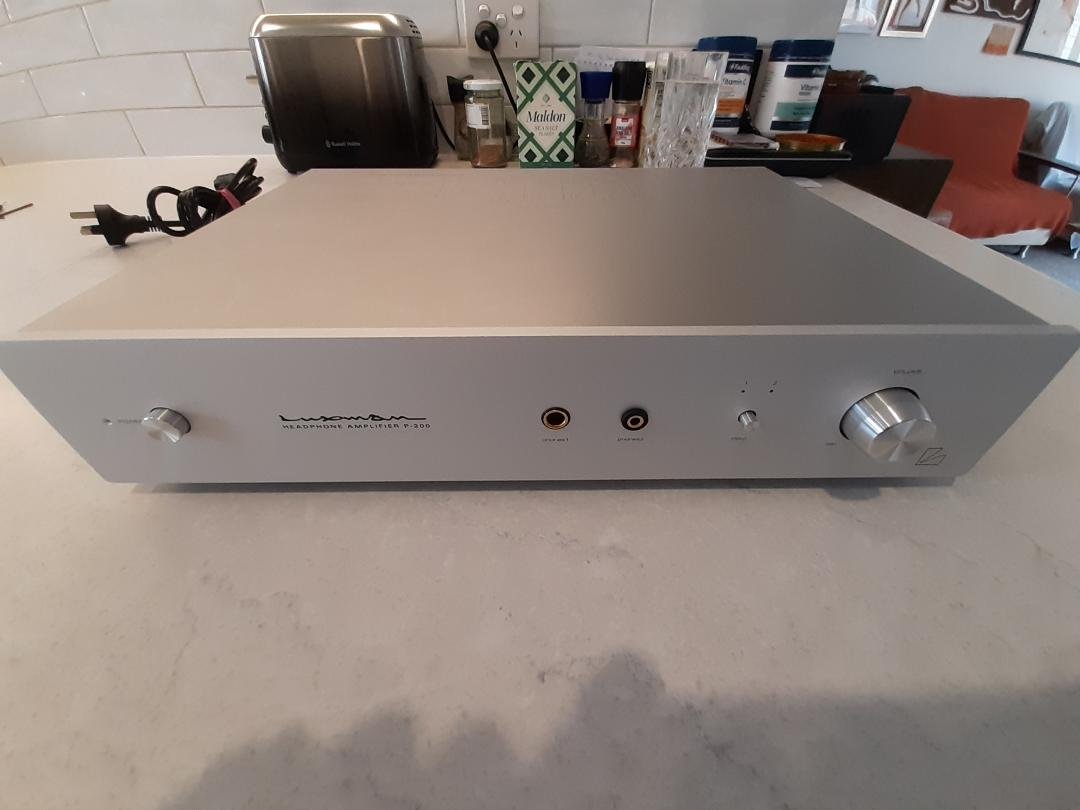 Luxman P200 - Headphone Amp (Class A) - Aussie Audio Mart
