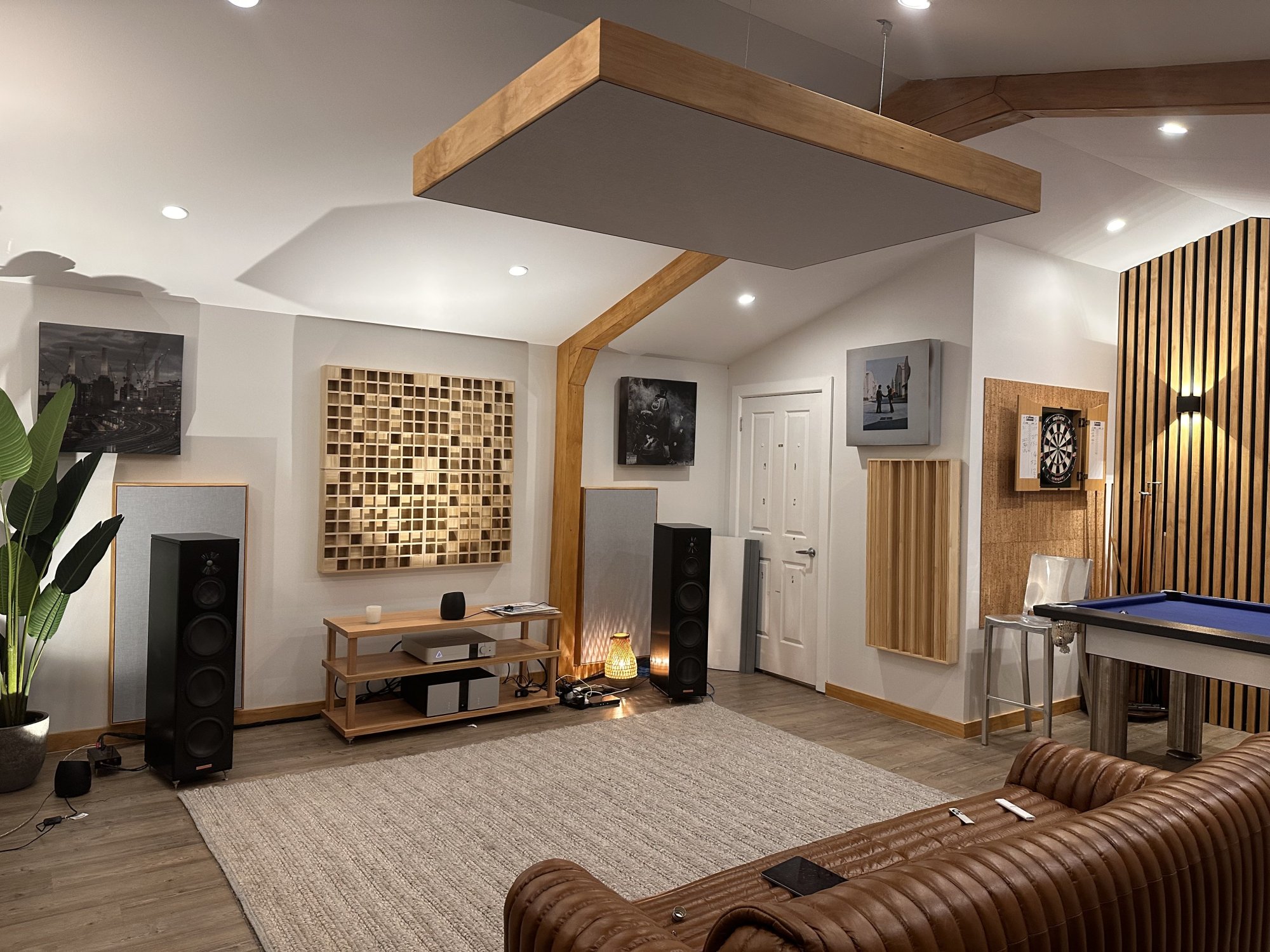 Wall mount Diffusers - Hi-Fi and Cinema Cables & Accessories - StereoNET