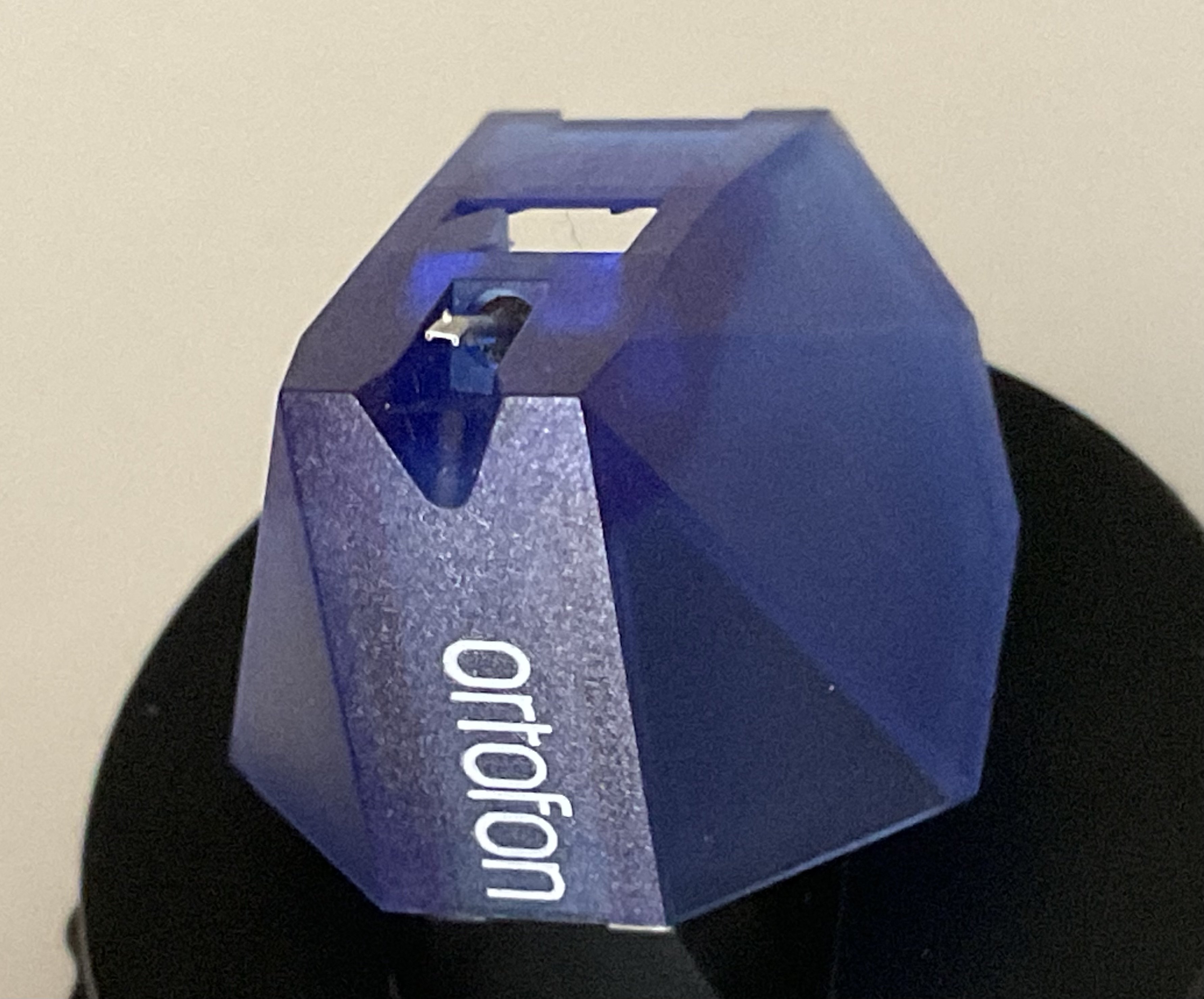 Ortofon 2M Blue Stylus - Hi-Fi and Cinema Cables & Accessories - StereoNET