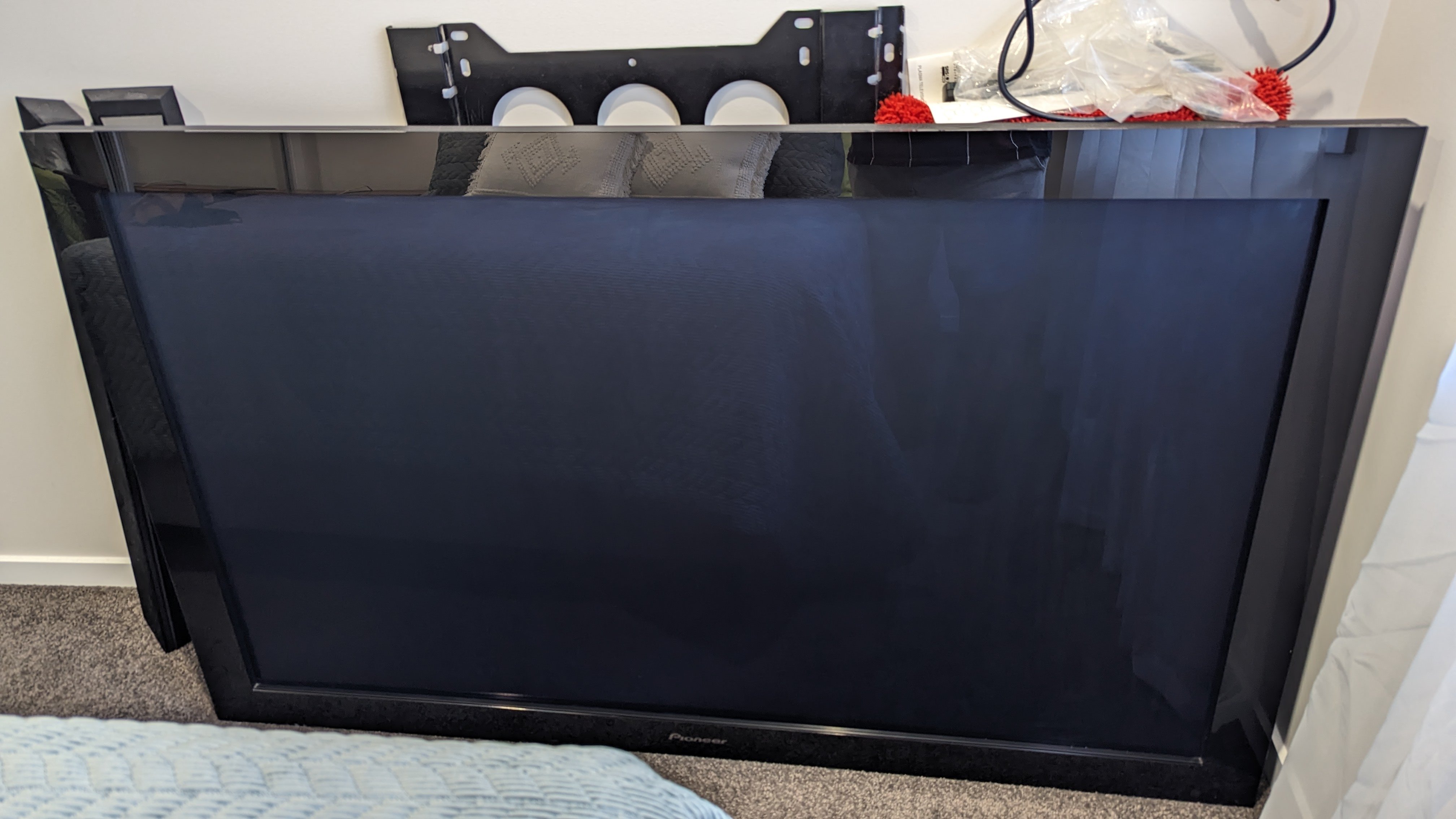 Price Drop - Pioneer PDP-LX608A 60” Plasma TV + Speakers - Classifieds - All Other - StereoNET