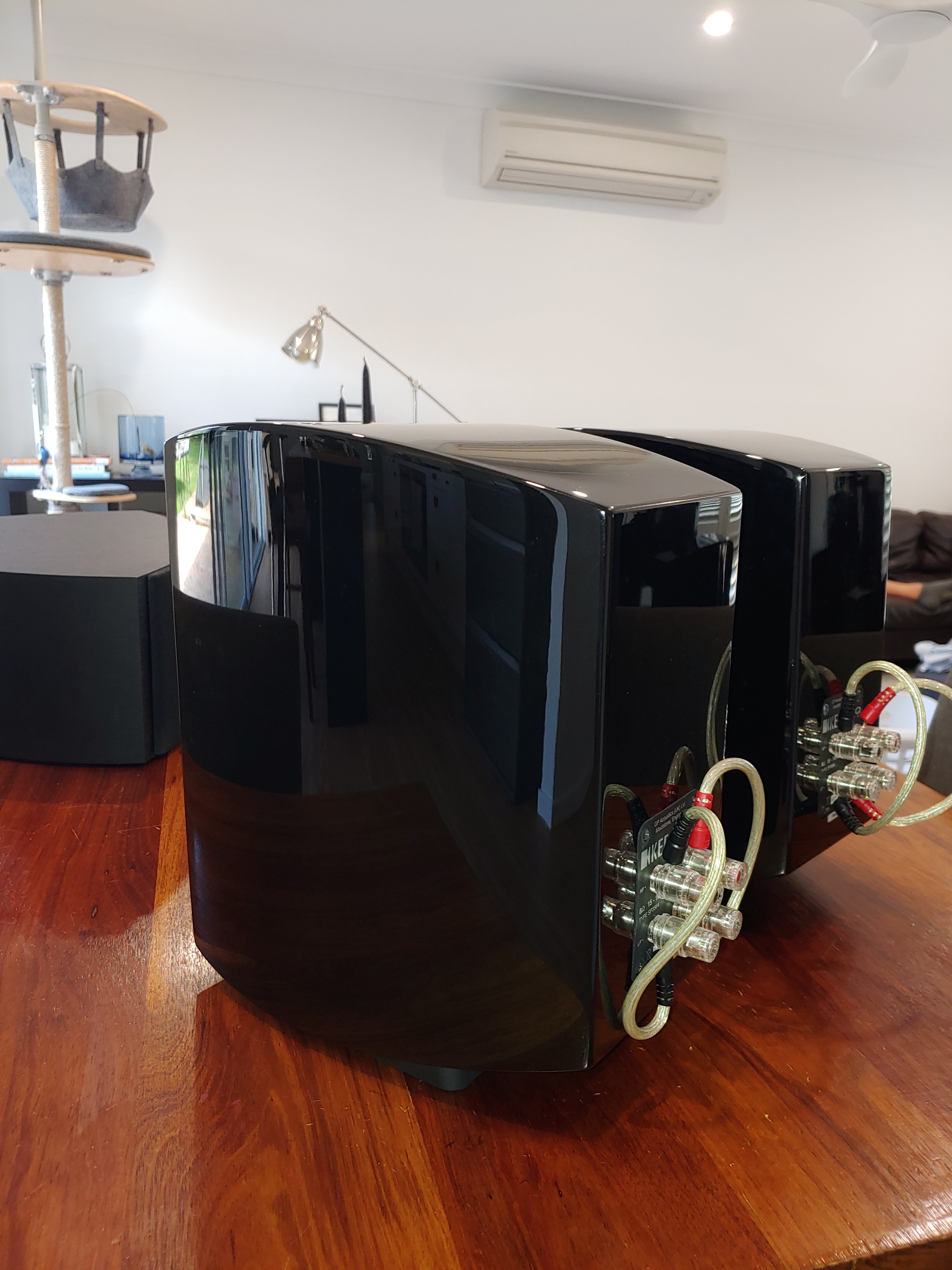 KEF XQ10 bookshelf speakers (piano black) - Stereo, Home Cinema, Headphones Components - StereoNET