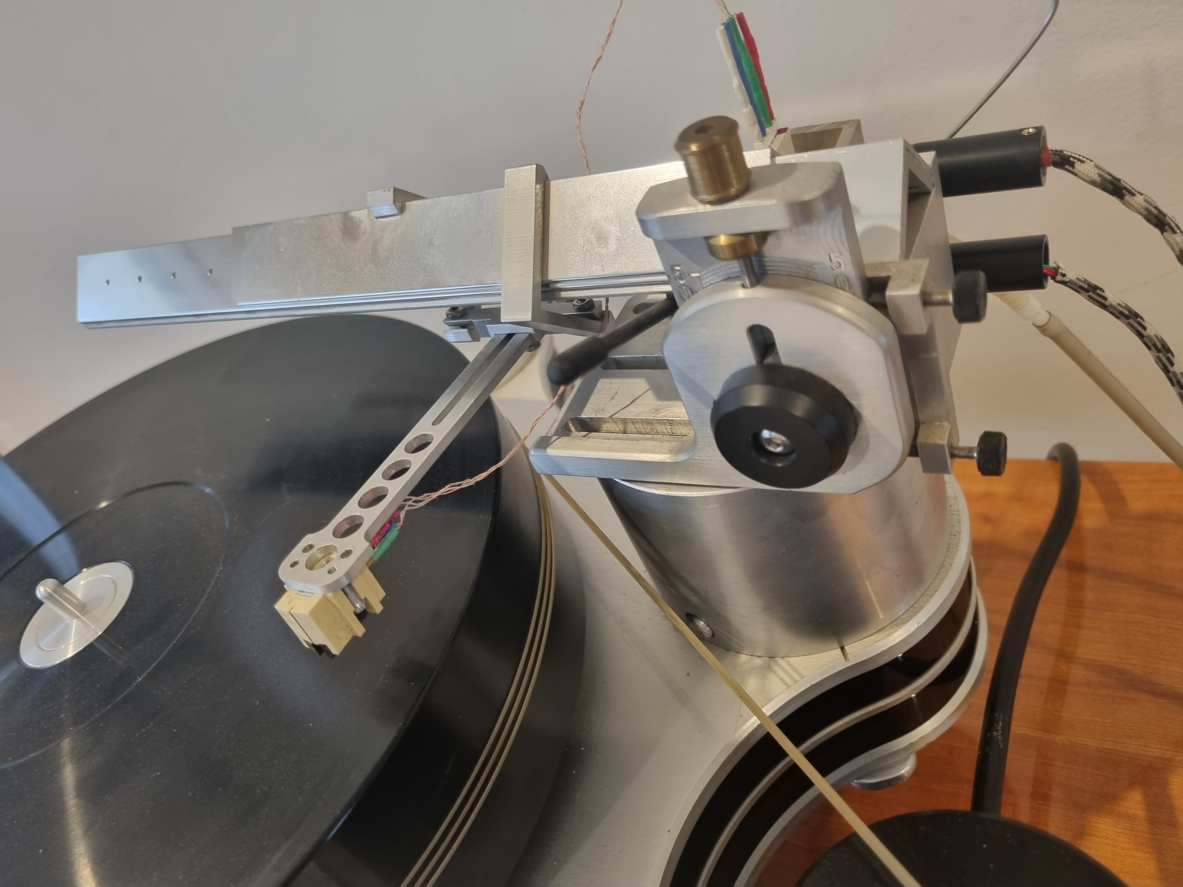 Amari T-30 Turntable & Terminator Tangential Arm |﻿ Stereo, Home Cinema ...