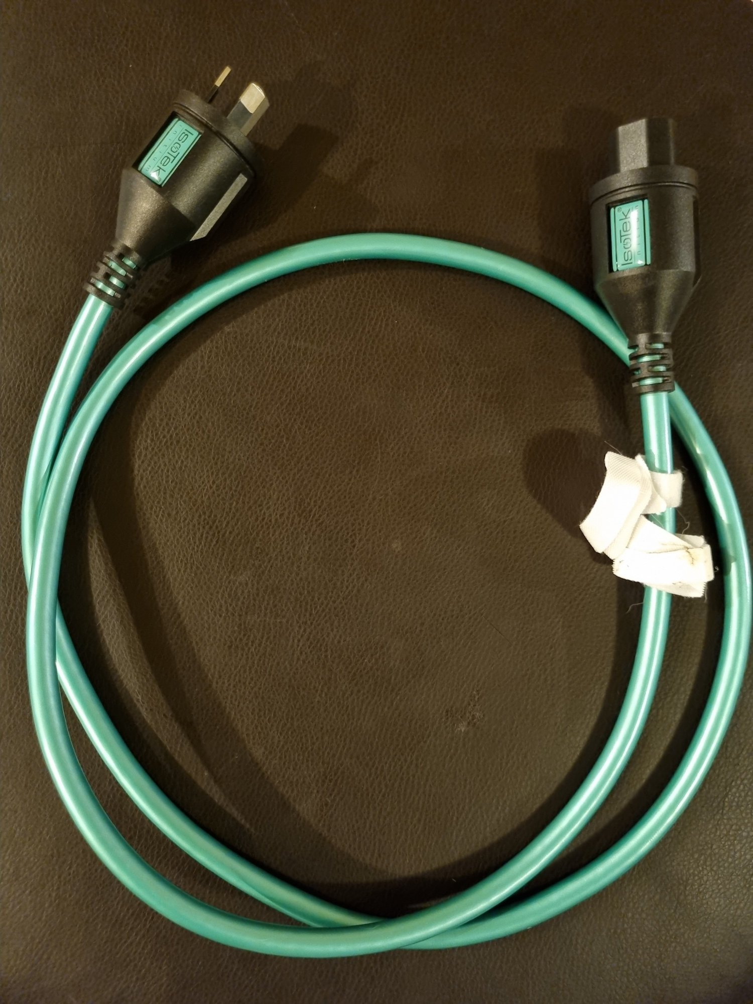 Isotek Initium Power Cable 1.5m - Hi-Fi and Cinema Cables & Accessories ...