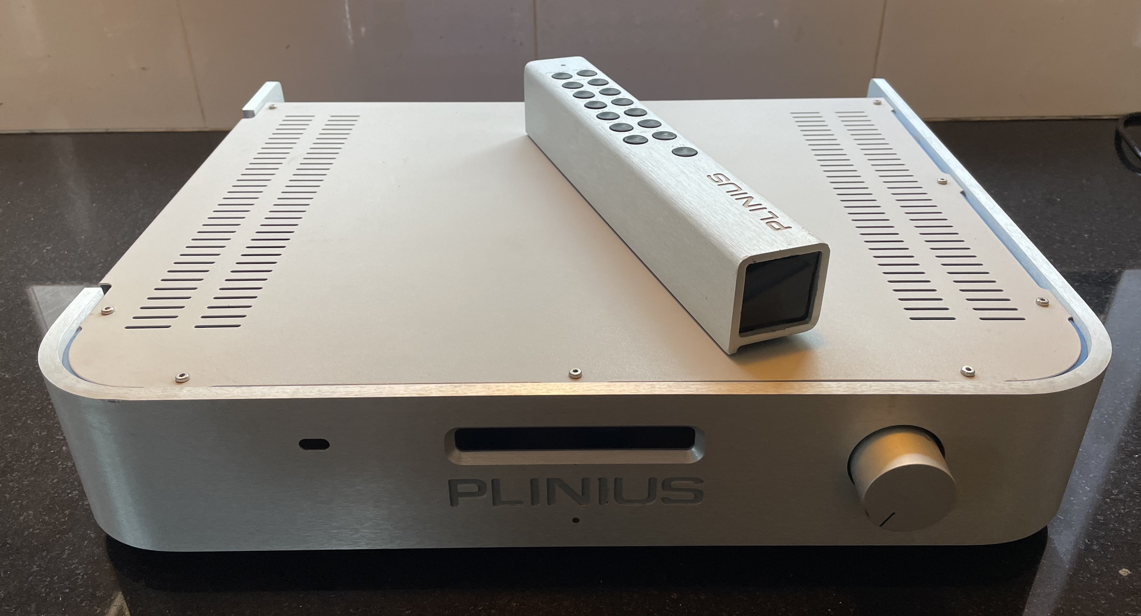 SOLD ELSEWHERE: Plinius M8 Preamp + Remote - Stereo, Home Cinema ...