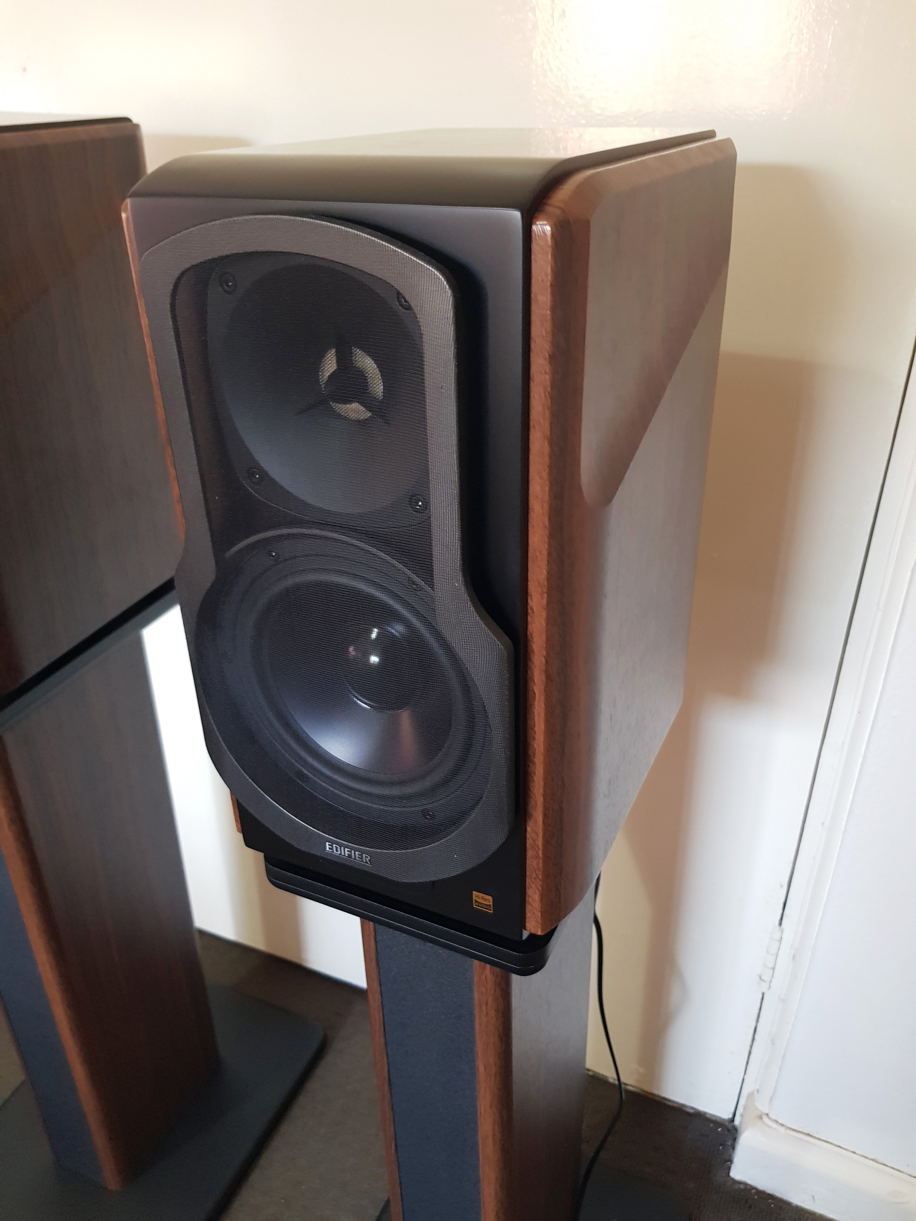 Edifier S2000 MKIII active bookshelf speakers with matching - Aussie ...