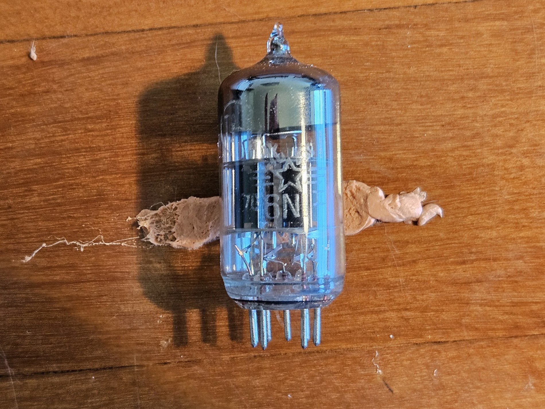 A single 6NIP - Hi-Fi and Cinema Cables & Accessories - StereoNET