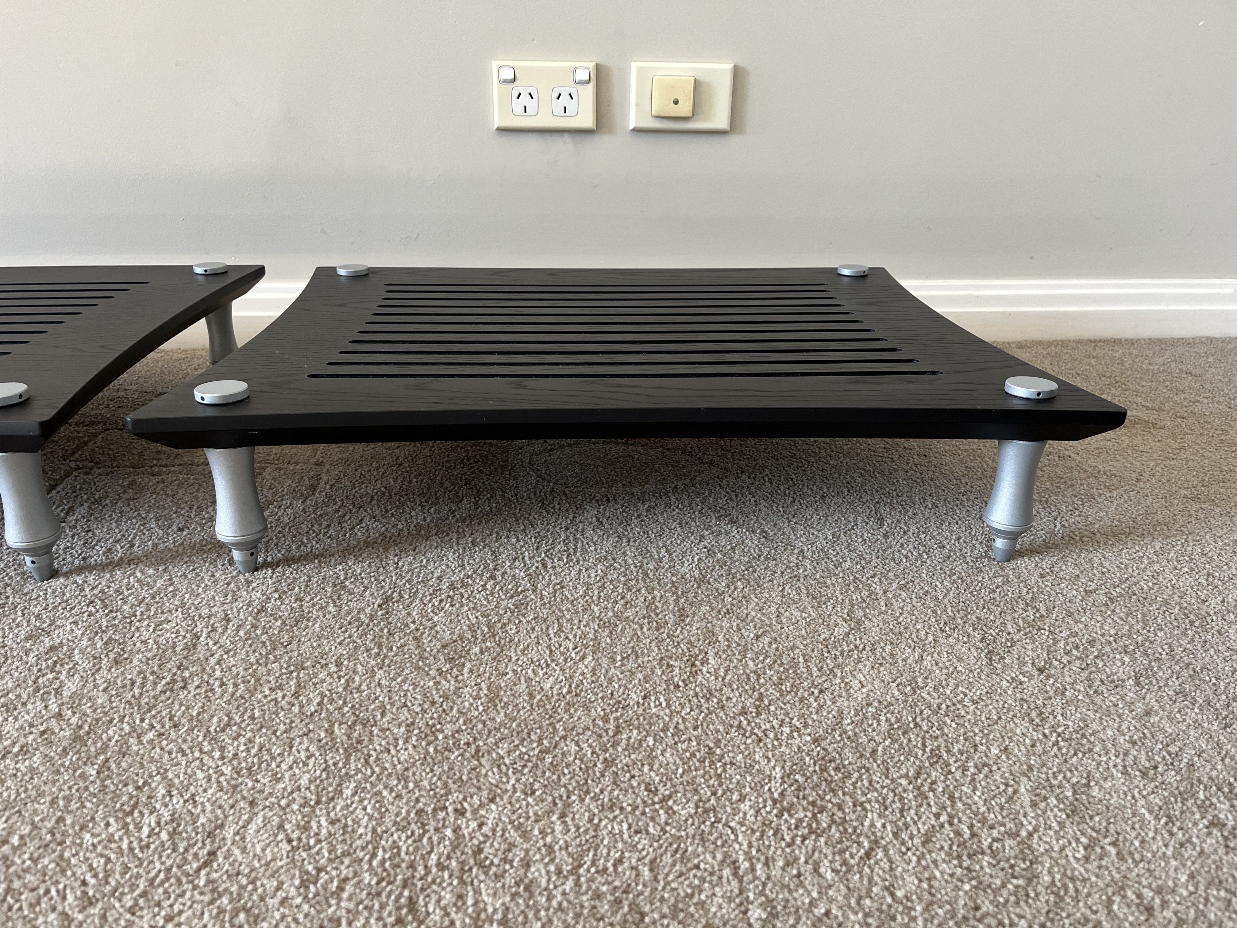 2 x Quadraspire SVT Hi-Fi RACKS (Single Shelf) in Black - Hi-Fi and Cinema Cables & Accessories ...