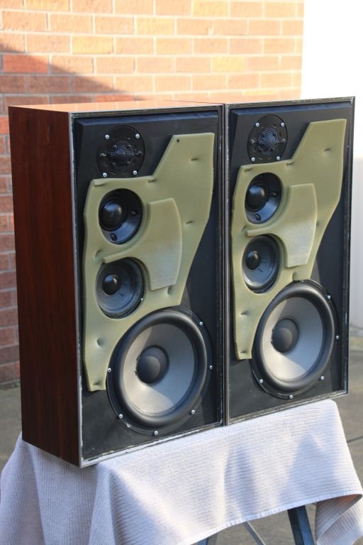 SOLD ELSEWHERE: B&O BEOVOX M70 large bookshelf speakers. 4 way ...