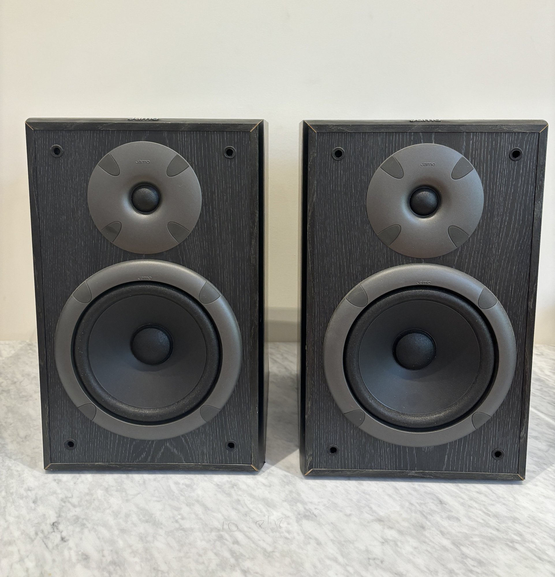 Jamo E 610 Bookshelf Speakers Made In Denmark RRP $599 - Stereo, Home ...