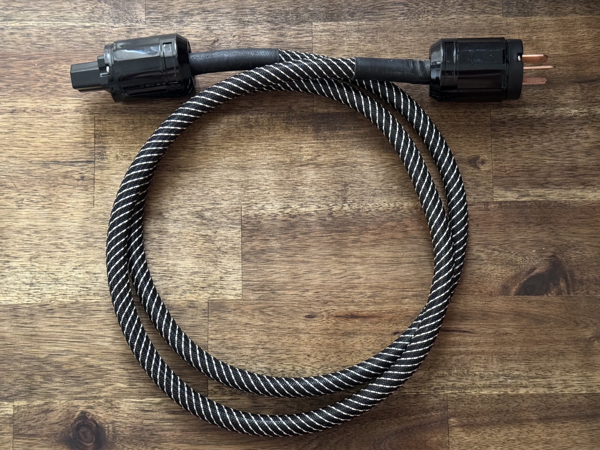Thick 1.5m C13 IEC Power Cable - Hi-Fi and Cinema Cables & Accessories ...