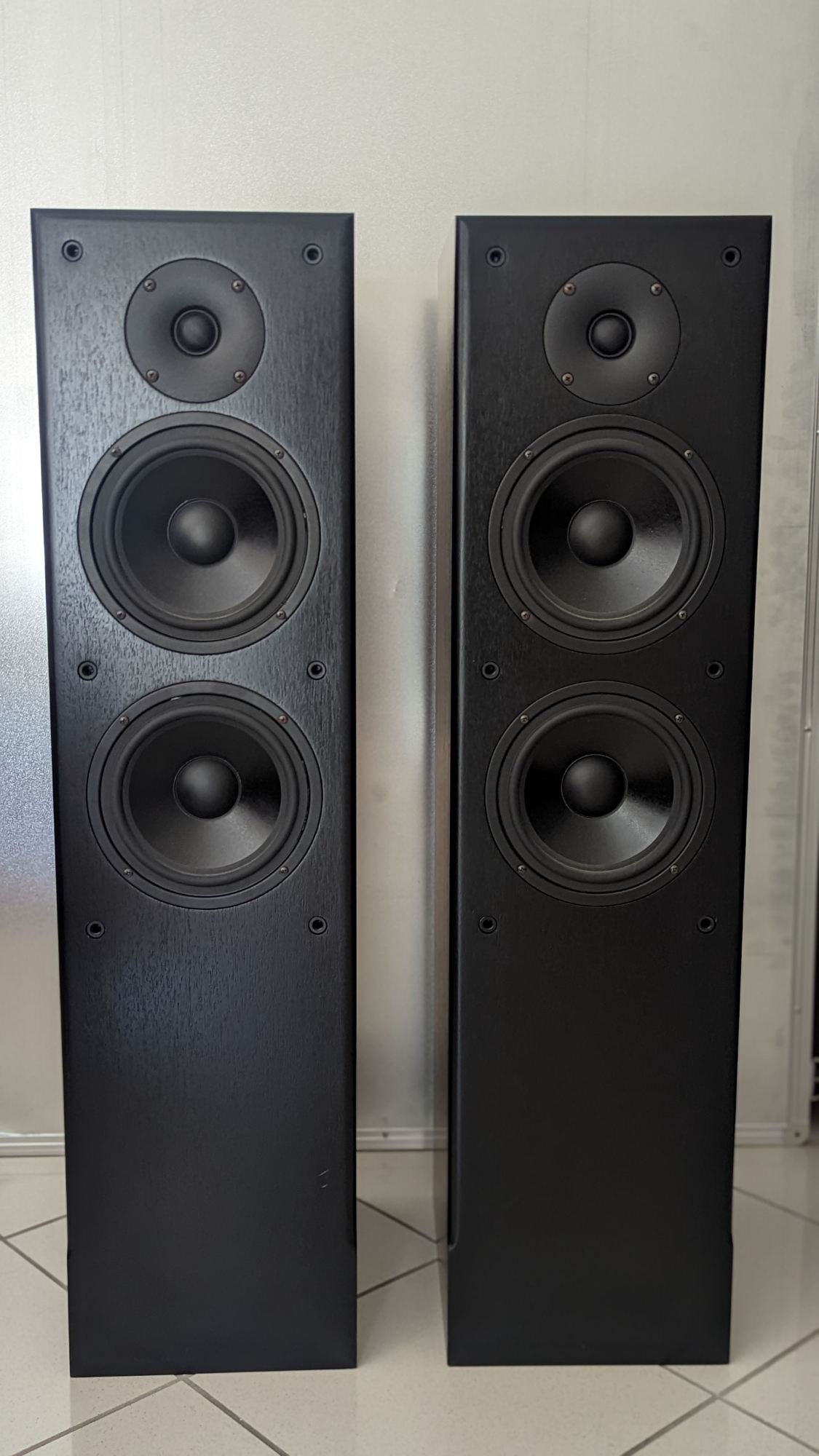 TAKEN: FREE: Complete 5.0 Subsonic Surround Speaker Set - Pay it ...