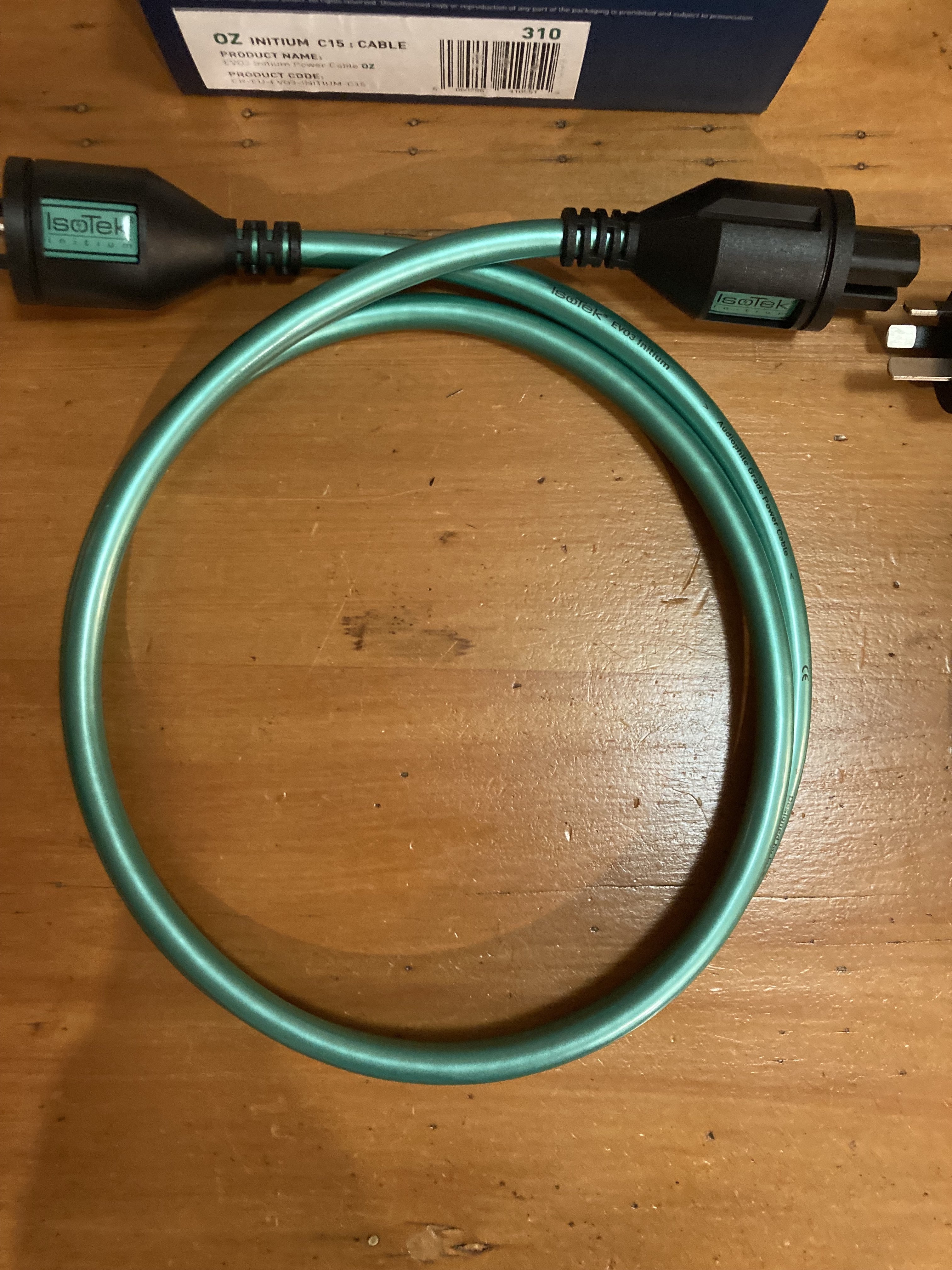 Isotek EVO3 Initium 1.5m power cables (4x) - Hi-Fi and Cinema Cables ...