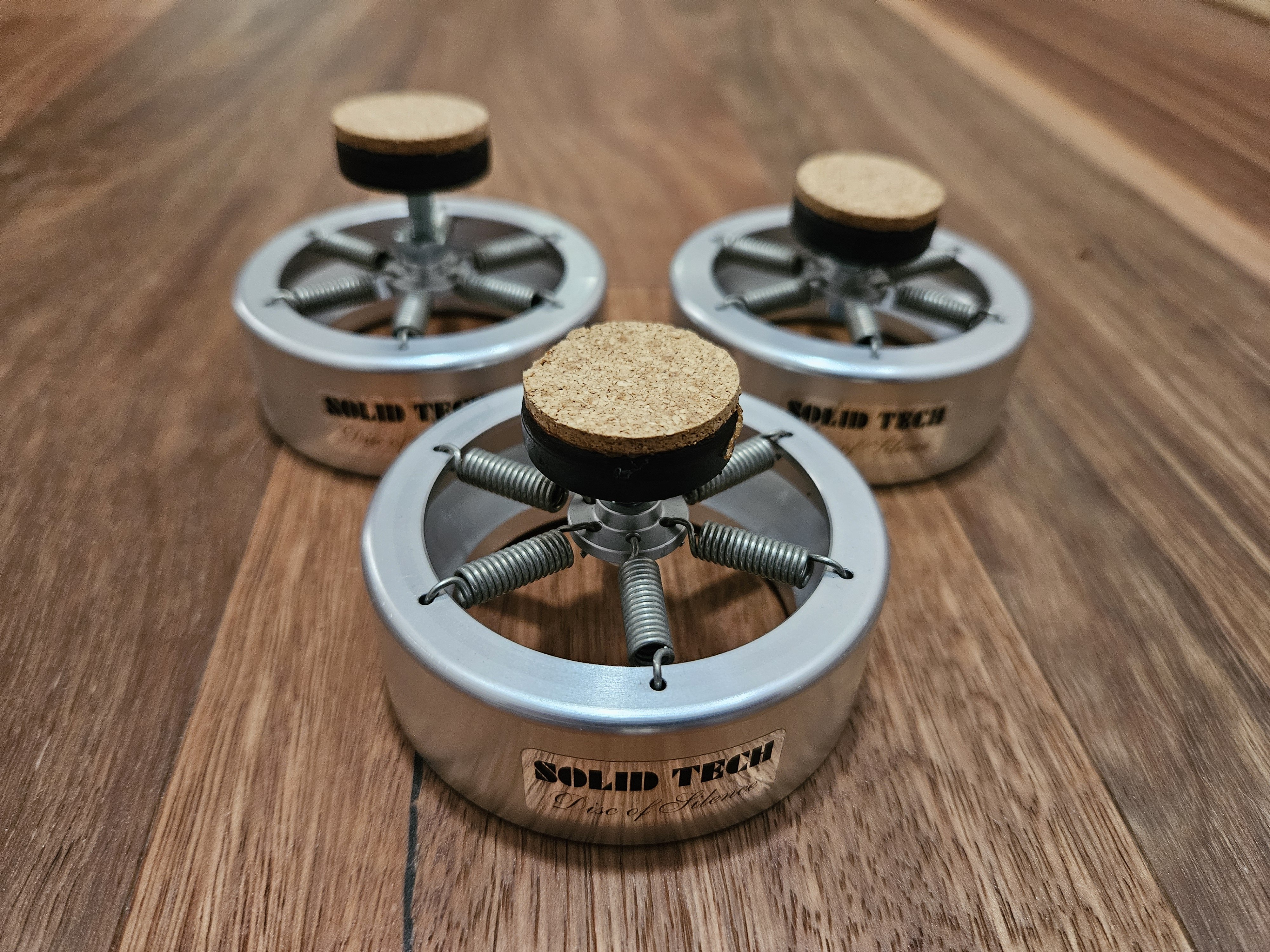 Solid Tech Discs Of Silence Isolation footers - Hi-Fi and Cinema Cables ...