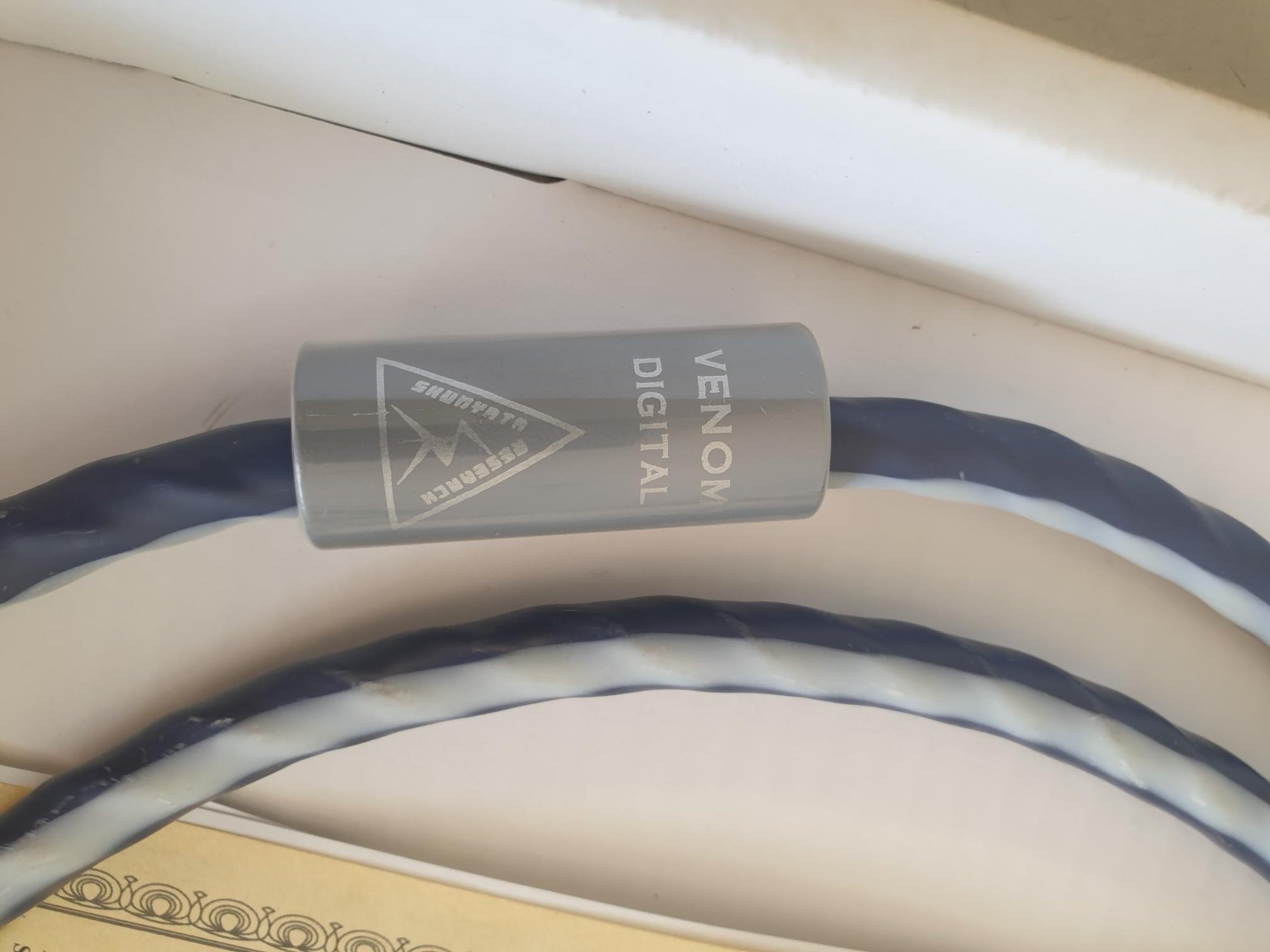 Shunyata E-tron digital power cord 1.75 meter with Au plug - Hi-Fi and ...