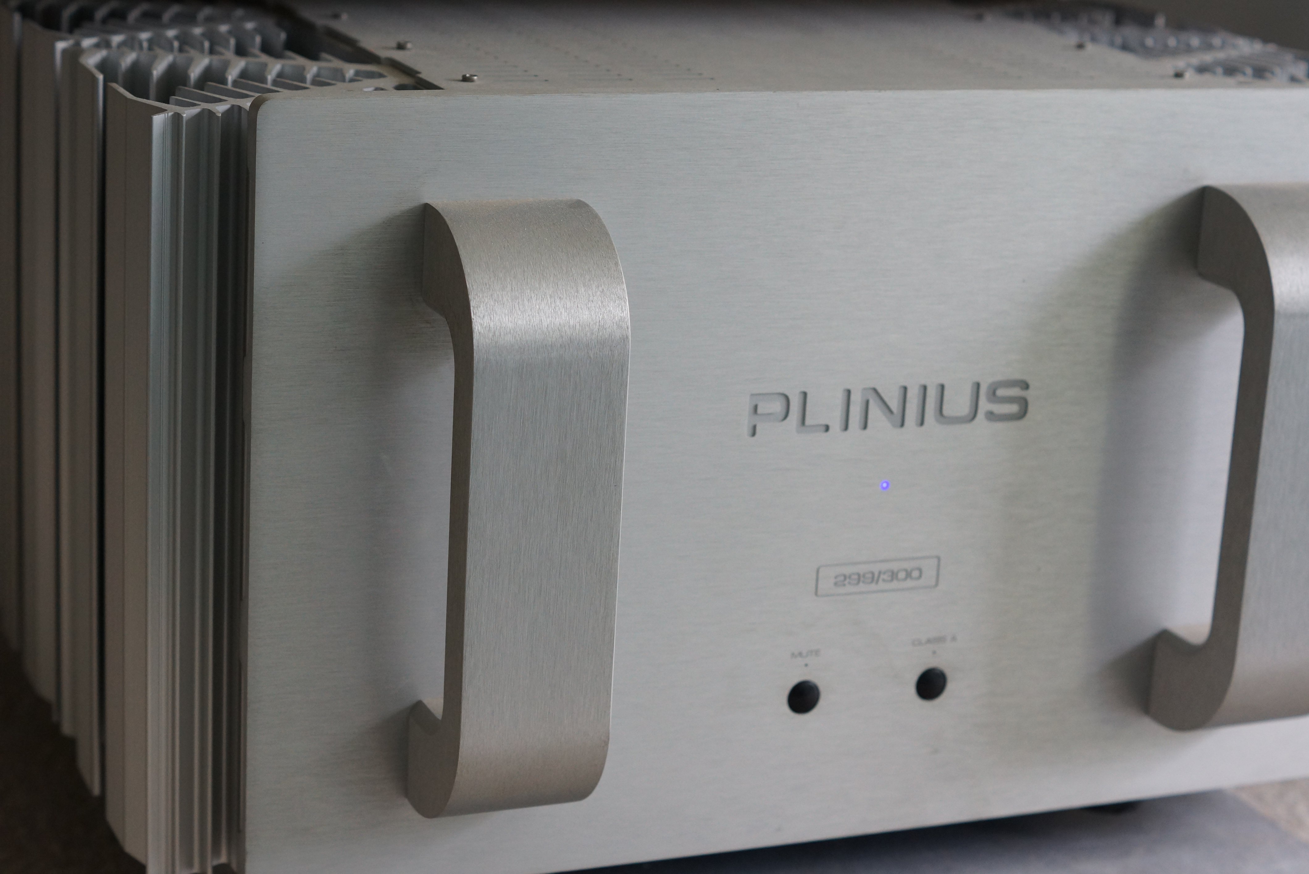 Plinius SA-Reference Power Amplifier -- 300W pure Class A - Stereo ...