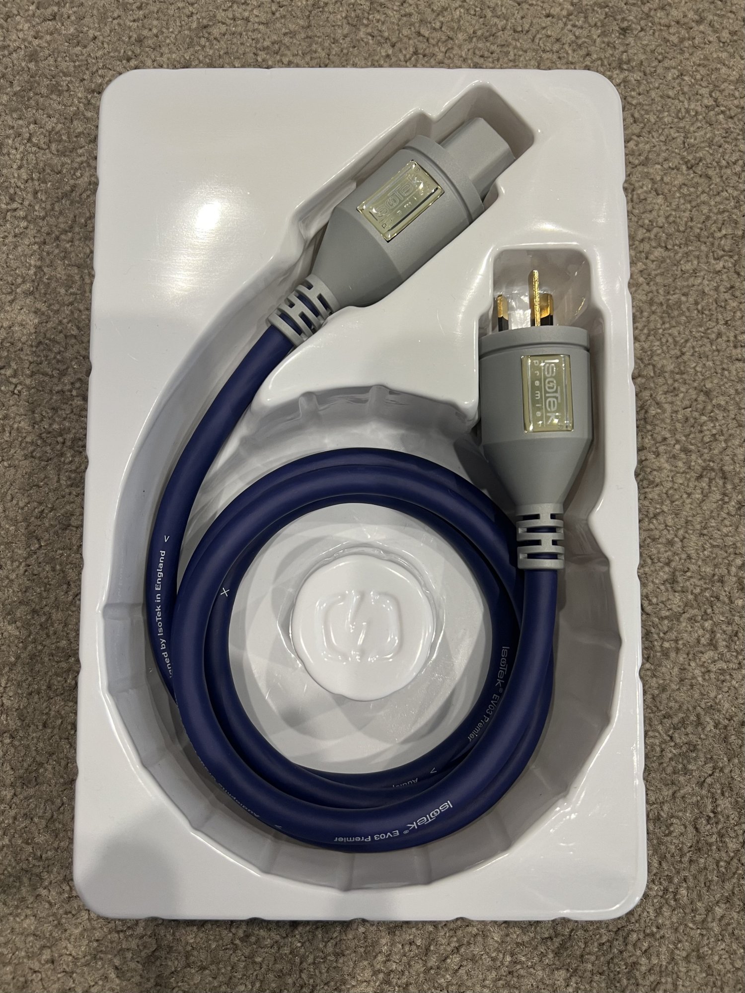 Isotek EVO3 Premier C15 1.5m |﻿ Hi-Fi and Cinema Cables & Accessories