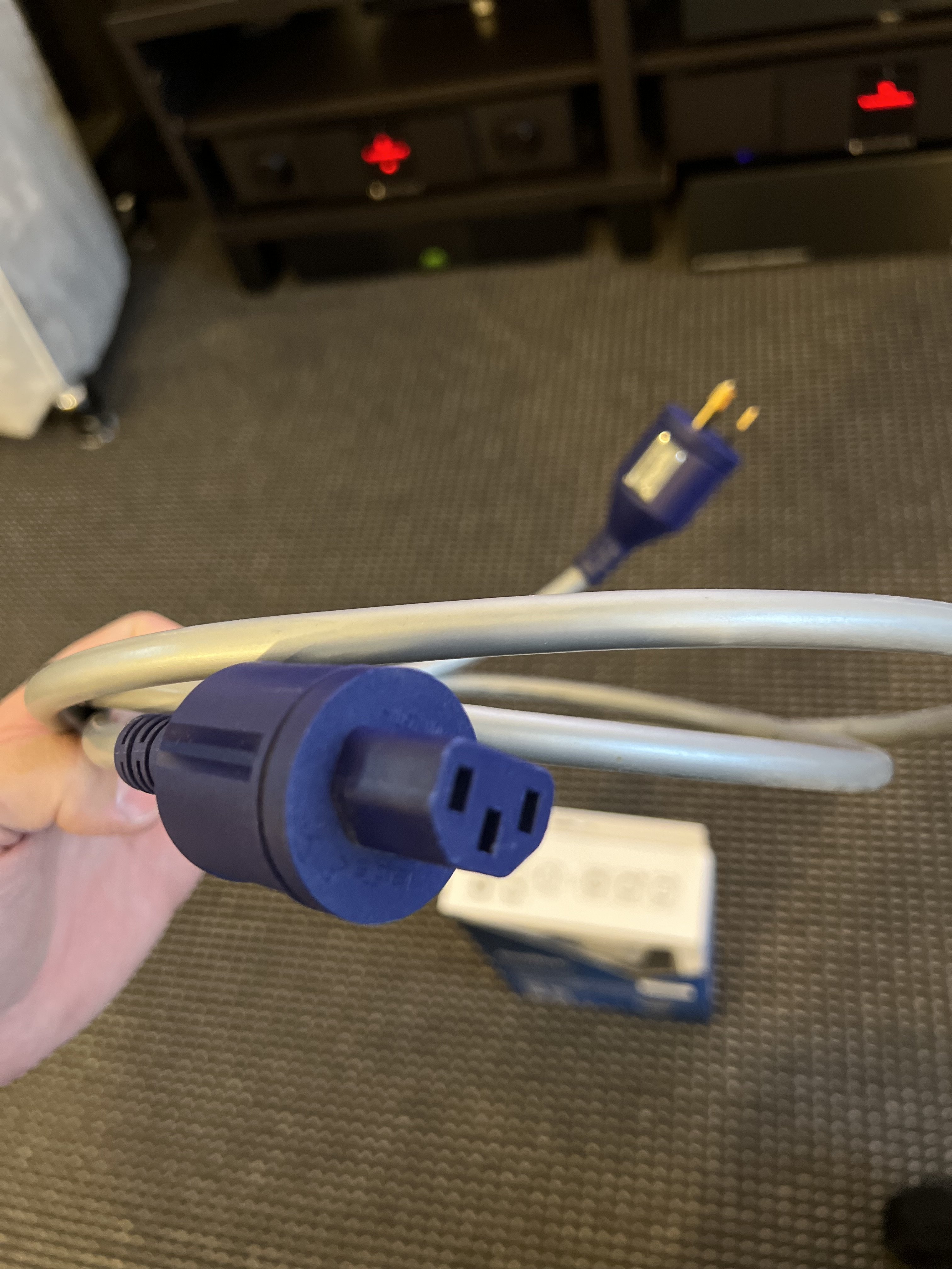 Isotek Evo3 Sequel power cable 2m - C15 plug / AU plug |﻿ Hi-Fi and ...