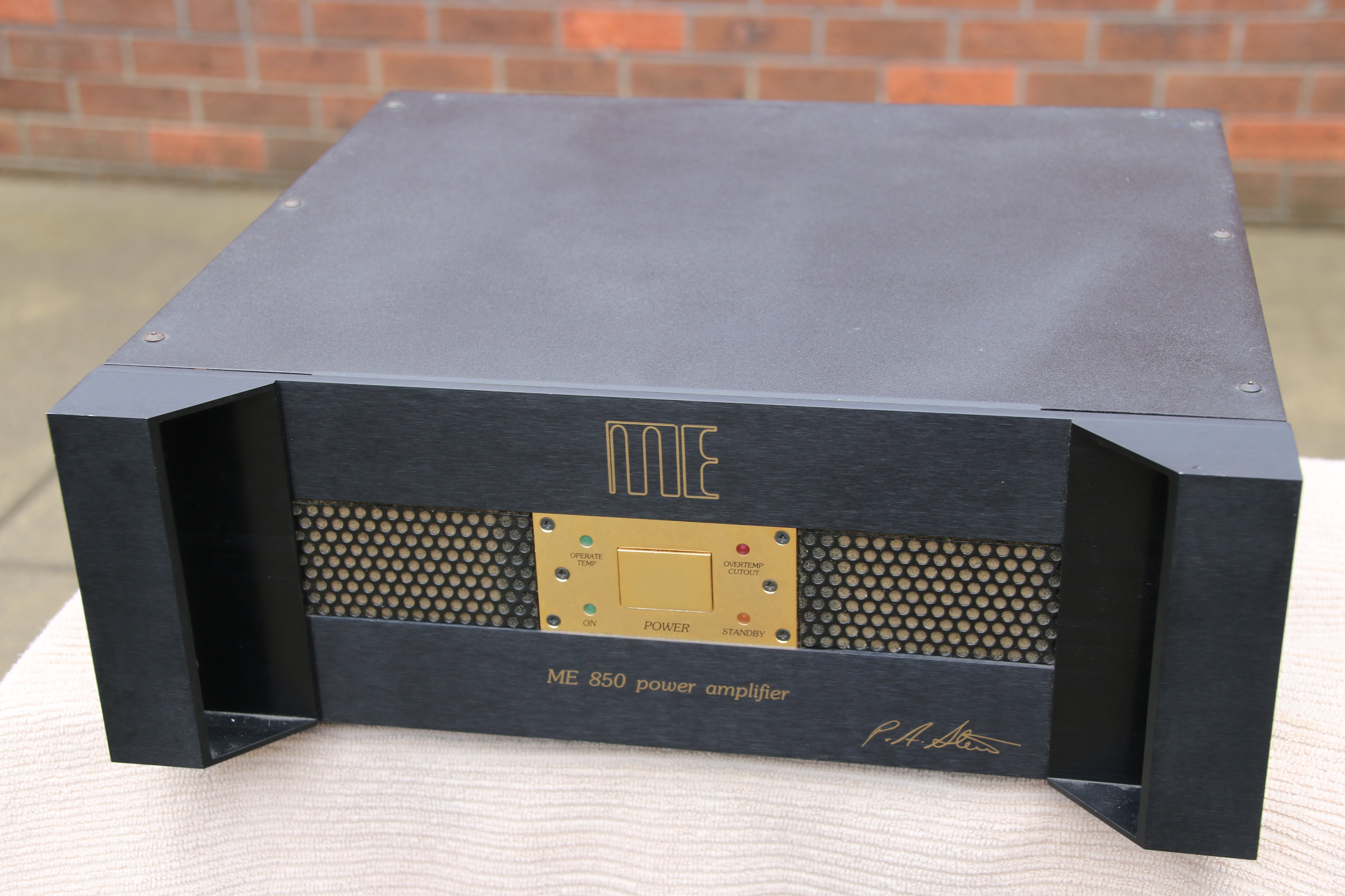 ME Sound ME24 preamp, and ME850 power amp combo. - Aussie Audio Mart