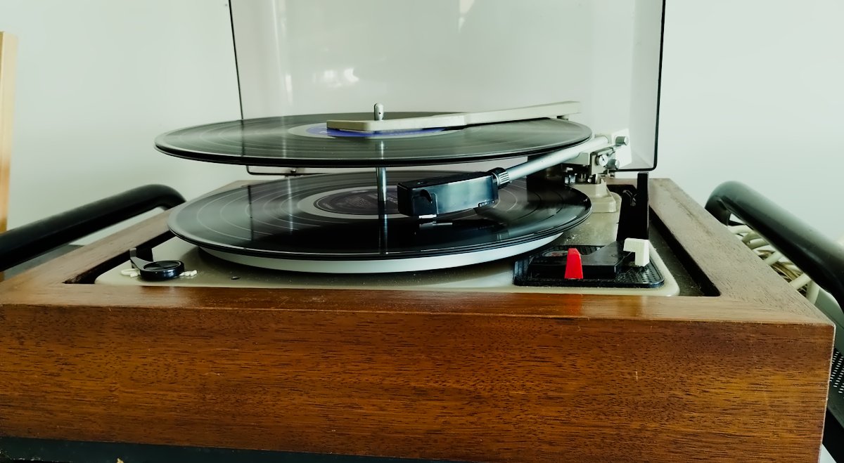 Stacking Reader's Digest sets - Turntables, Record Players & Vinyl ...