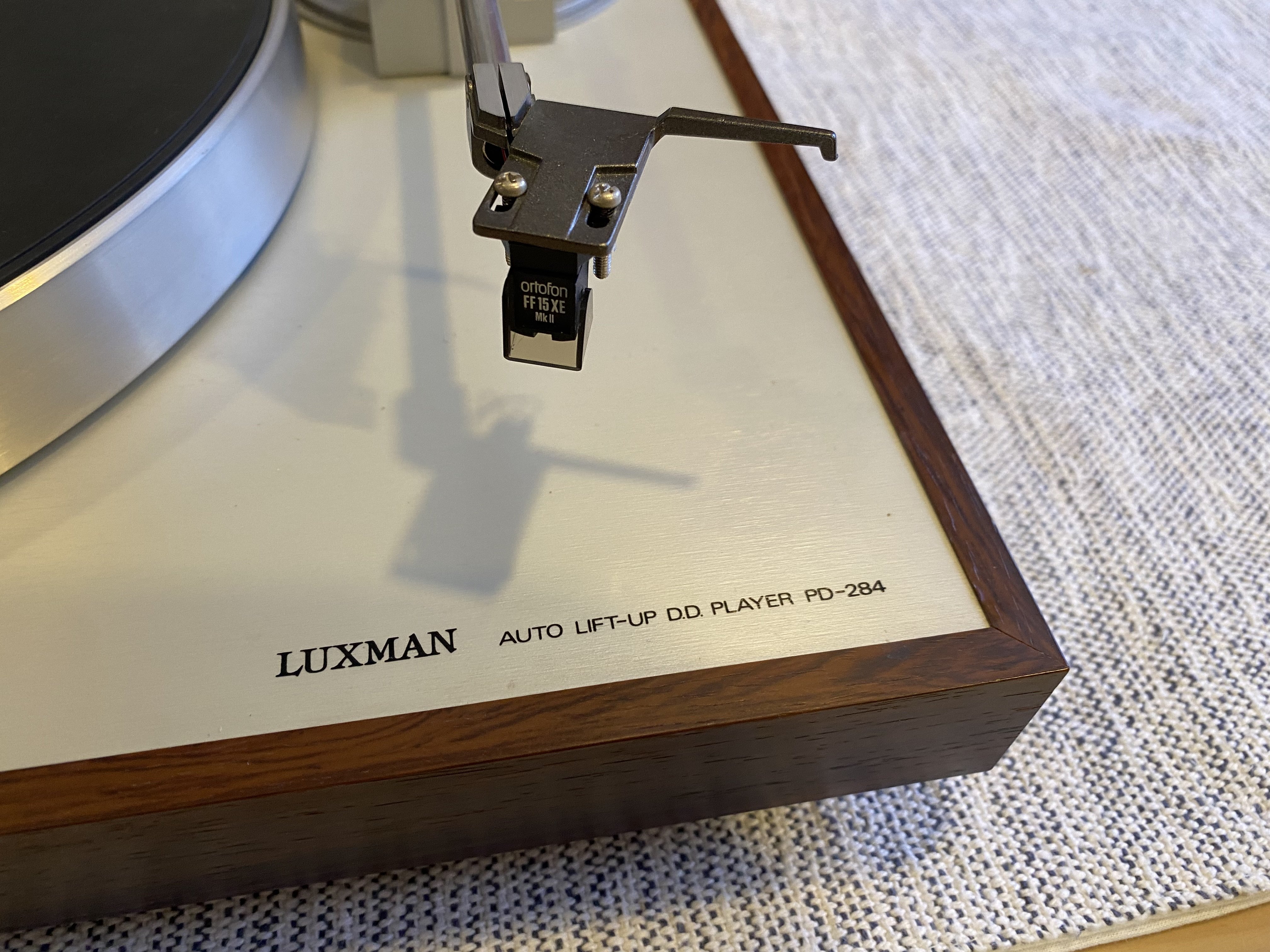 Luxman PD-284 Direct Drive Auto-Lift Turntable |﻿ Stereo, Home Cinema ...