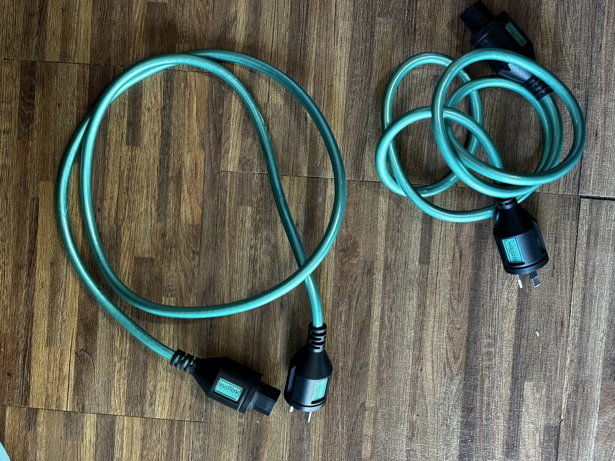 Isotek initium cable x2 (1.5m) - Hi-Fi and Cinema Cables & Accessories ...