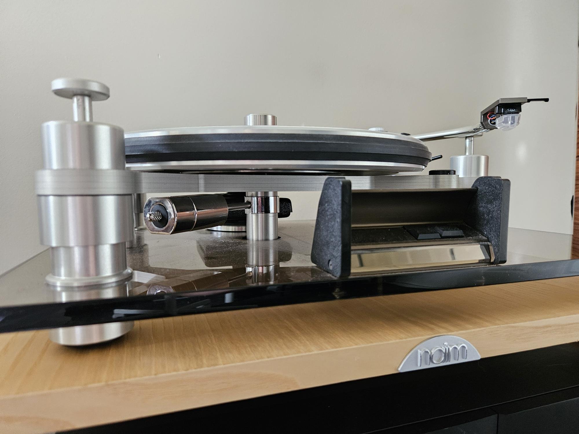 Oracle Delphi Turntable and Tonearm Package |﻿ Turntables & Record Players