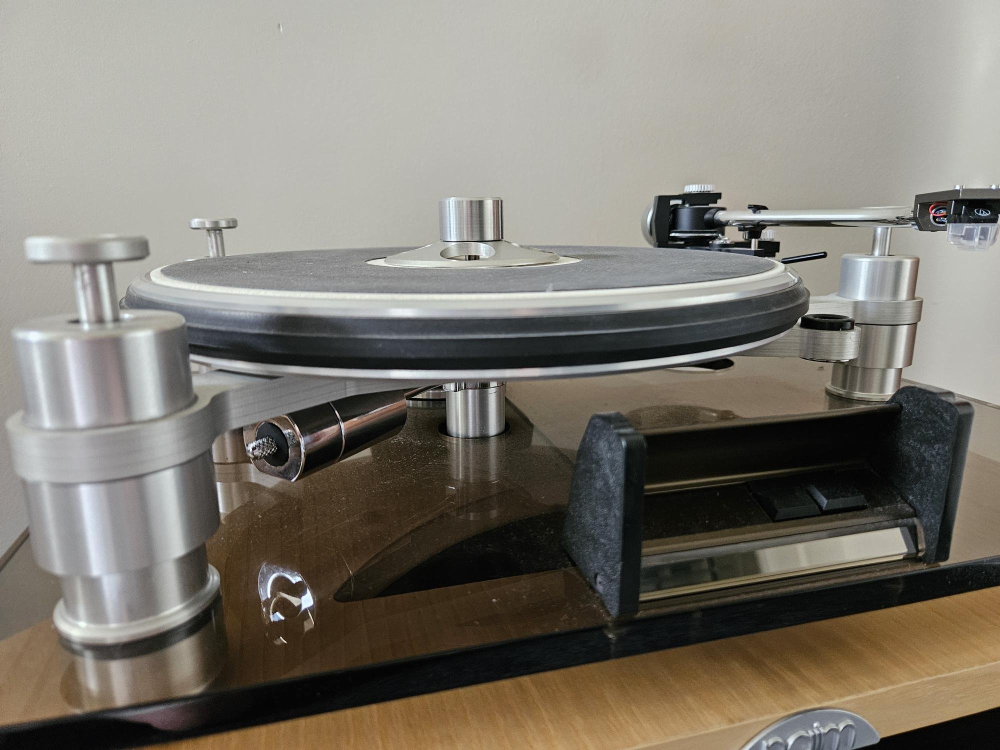 Oracle Delphi Turntable and Tonearm Package |﻿ Turntables & Record Players