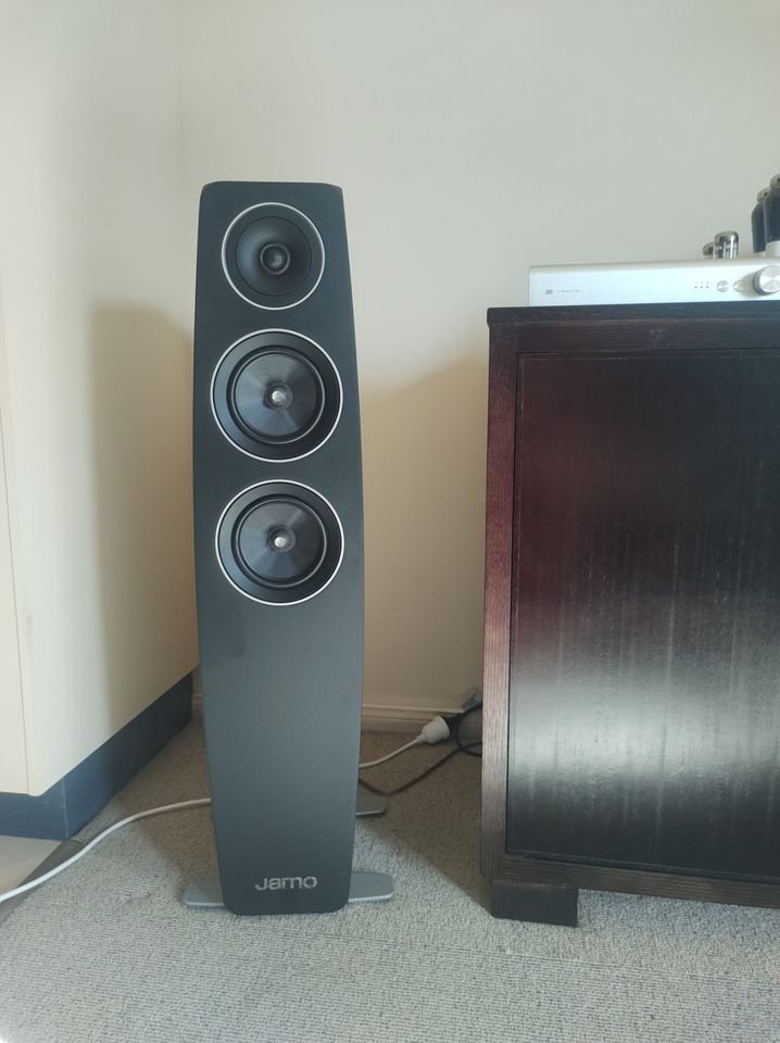 Jamo C95 Floorstanding Loudspeakers - Floorstanders & Large Monitors ...