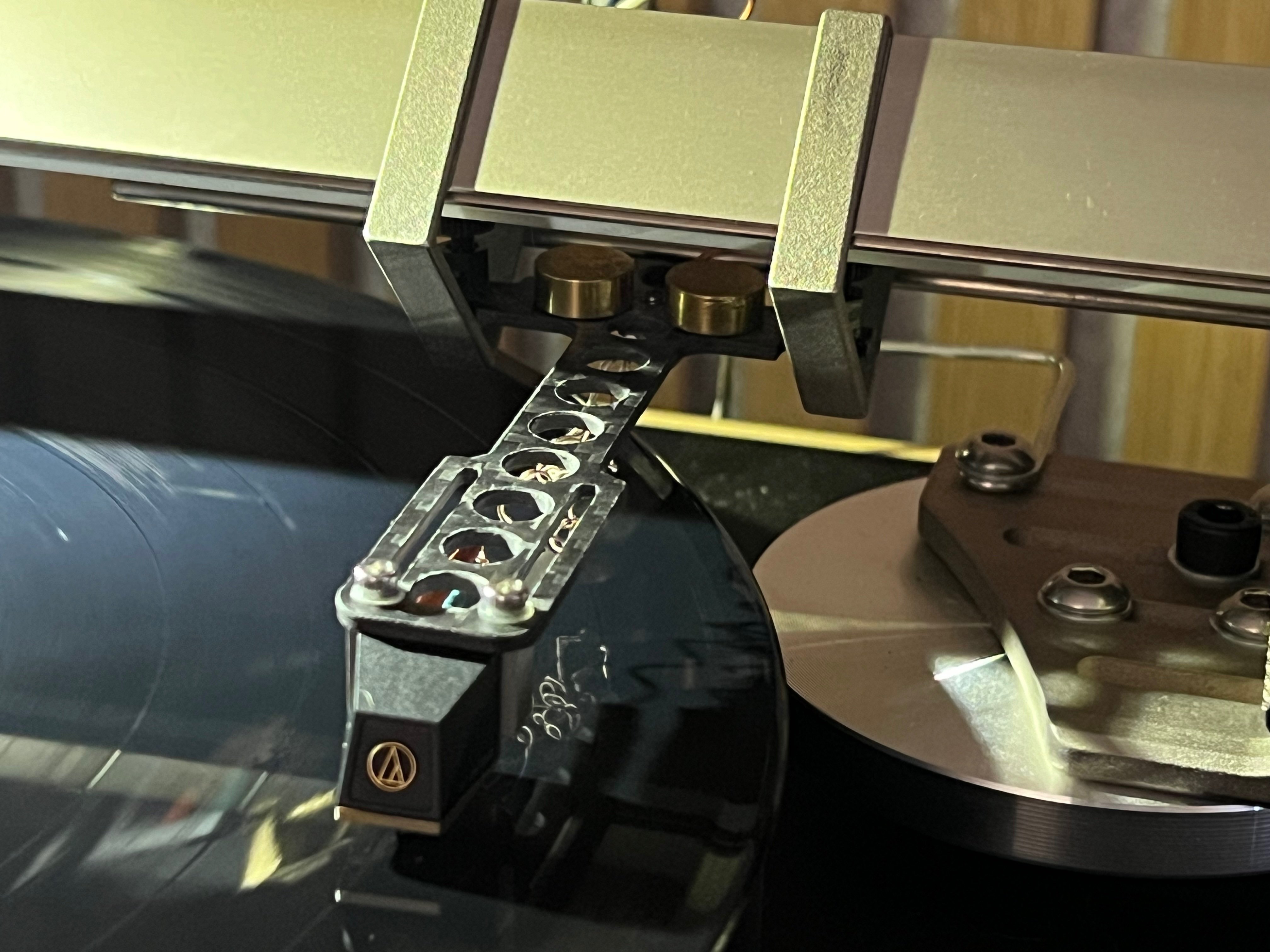 TERMINATOR linear-tracking, air-bearing tonearm - Page 2 - Turntables ...