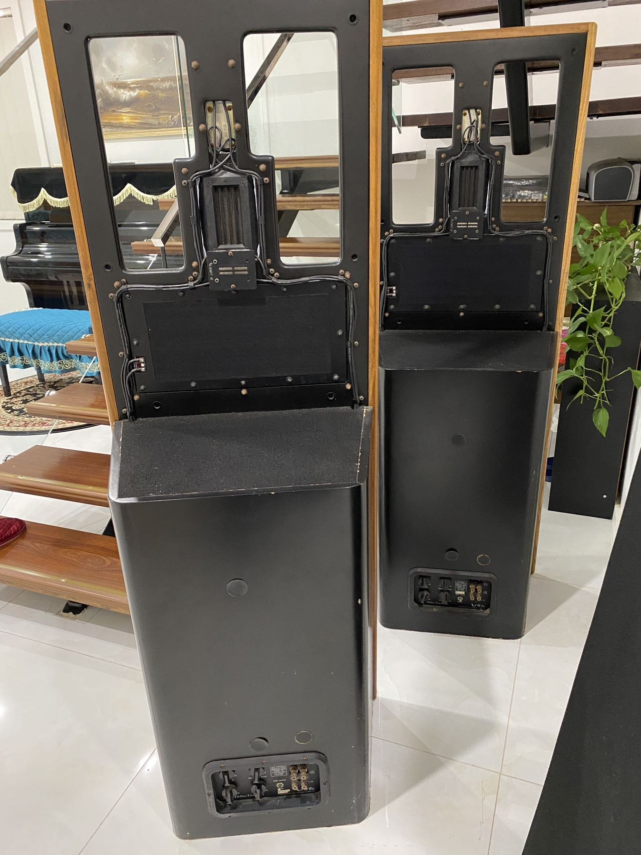 Infinity IRS DELTA/GAMMA Floorstanding Loudspeakers |﻿ Floorstanders