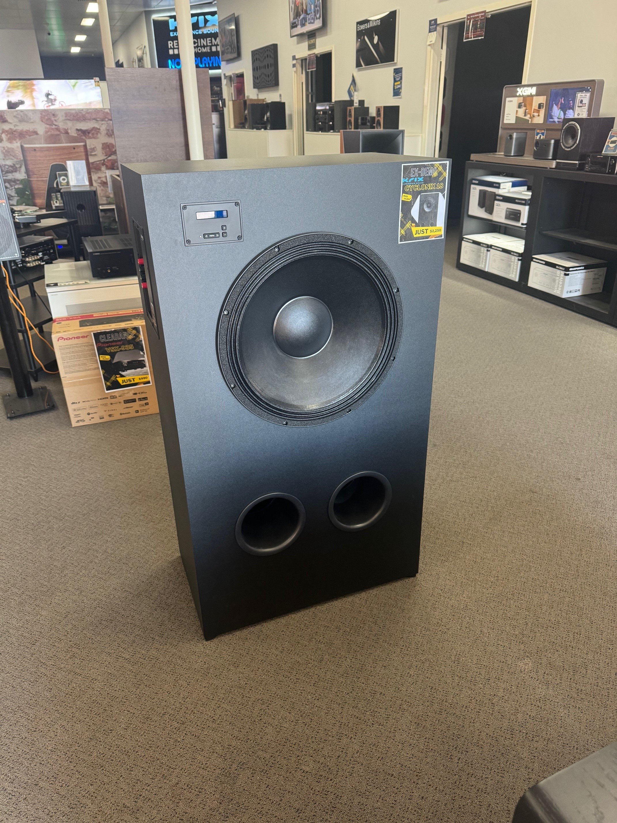 Krix Cyclonix 18 Active Subwoofer (Active / Powered) |﻿ Subwoofers