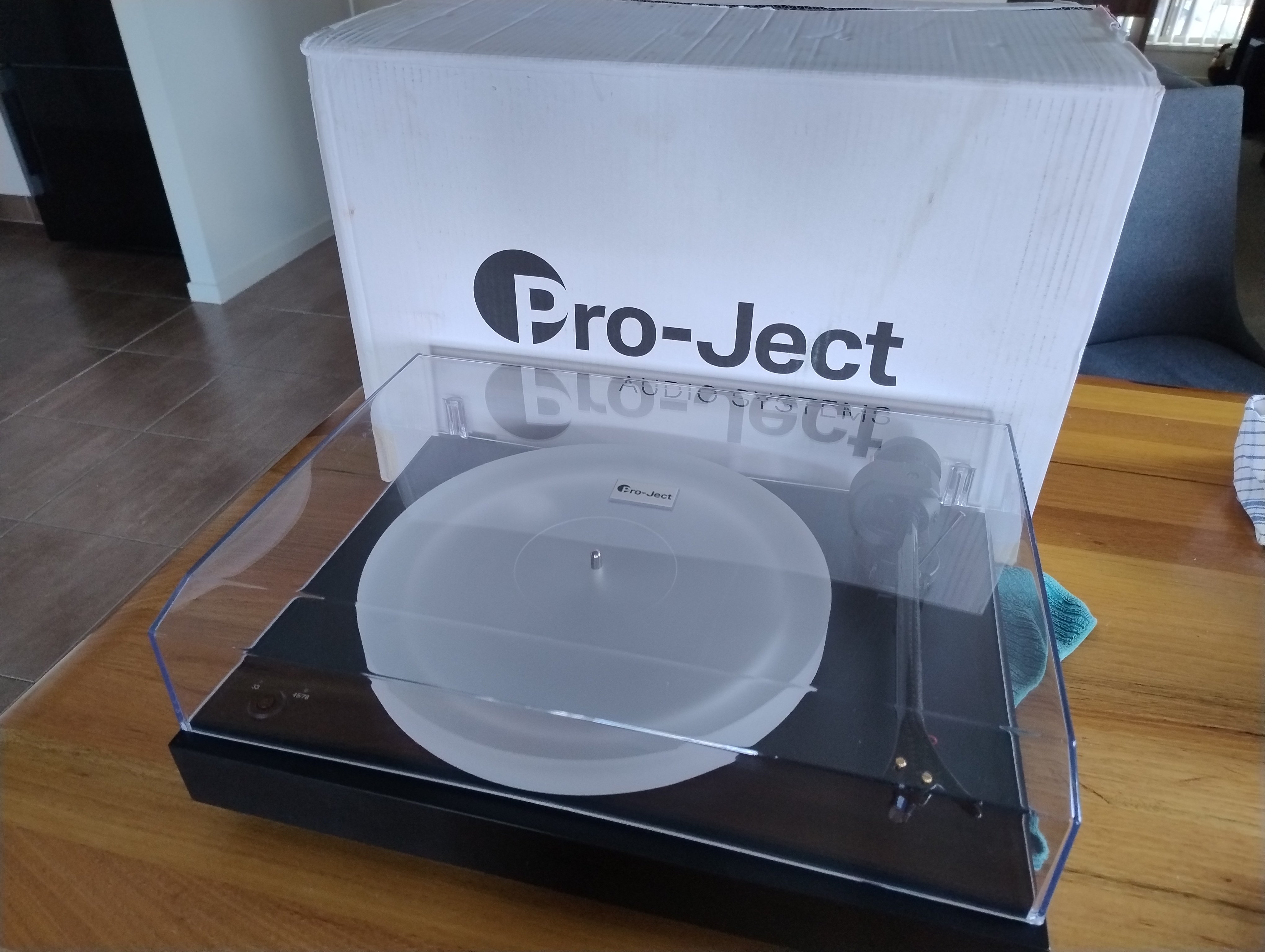 Pro-Ject Pro-ject X2 Matt Black Turntable and Tonearm Package ...