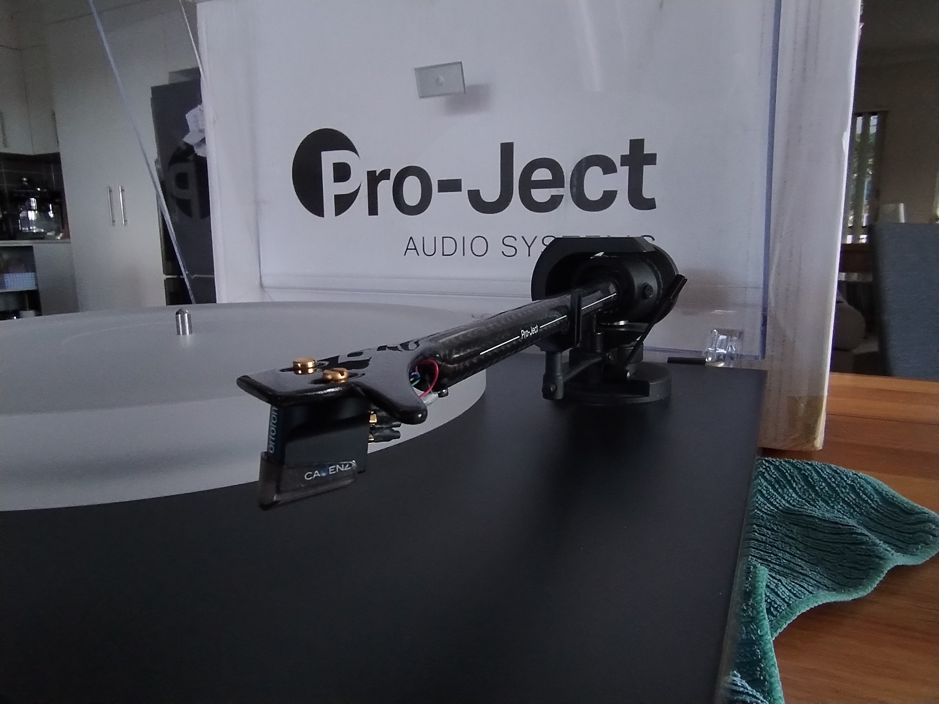 Pro-Ject Pro-ject X2 Matt Black Turntable and Tonearm Package ...