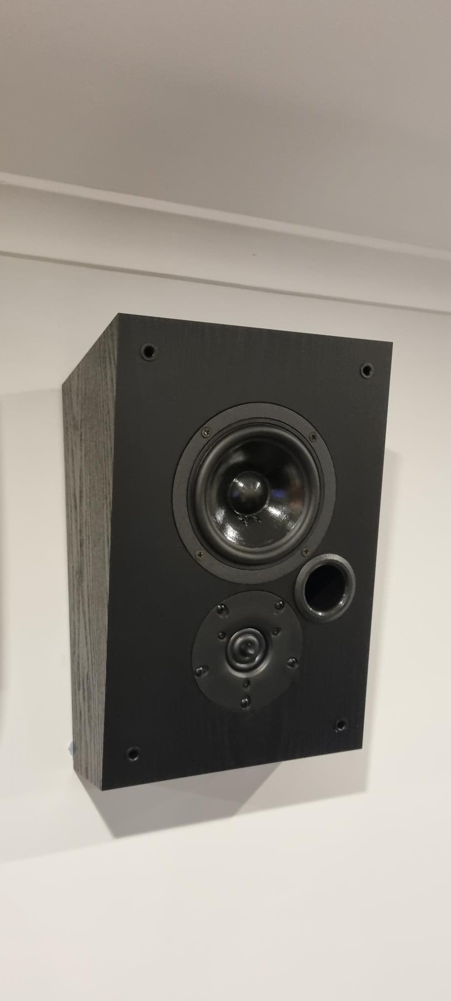 Krix Dynamix mk2 Surround Speakers - Installed / Surround / Dedicated ...