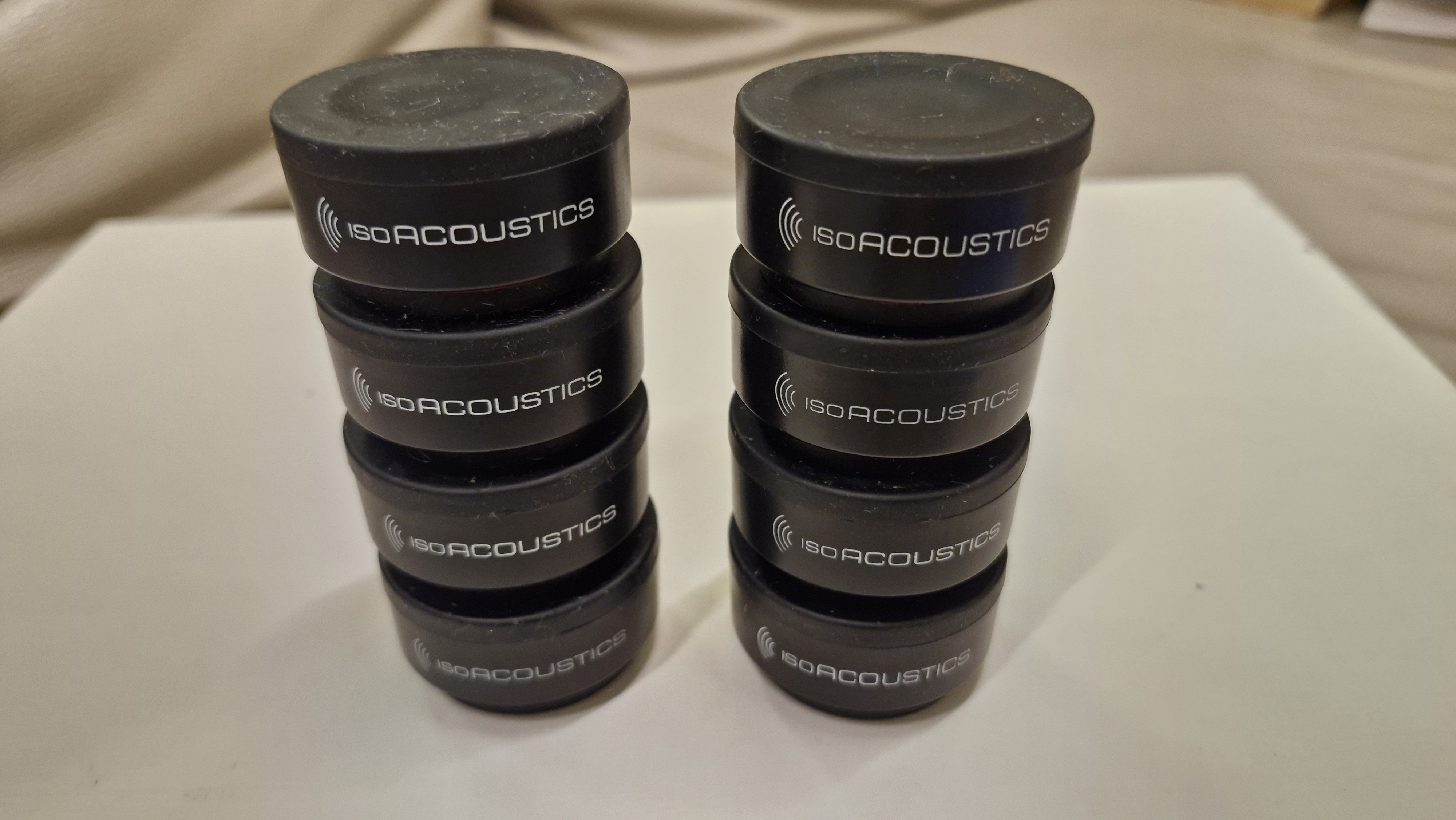 IsoAcoustics Mini pucks Isolation Devices - Tweaks / Tuning - StereoNET