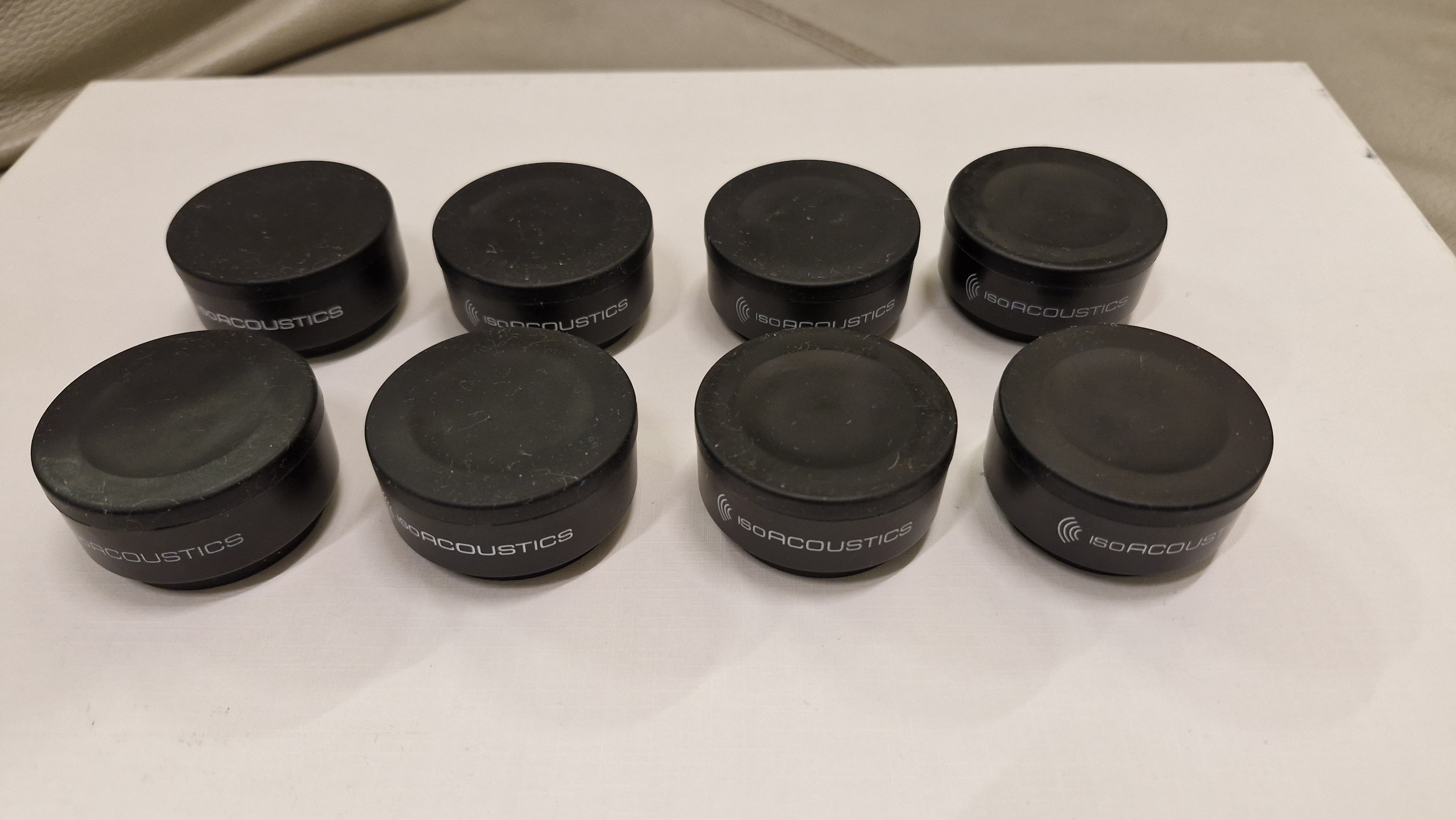 IsoAcoustics Mini pucks Isolation Devices - Tweaks / Tuning - StereoNET