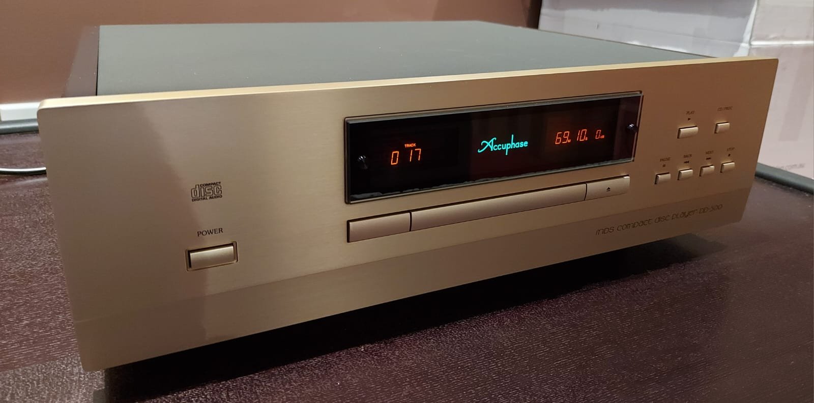Accuphase DP500 CD Player - CD/SACD Players & Transport - StereoNET