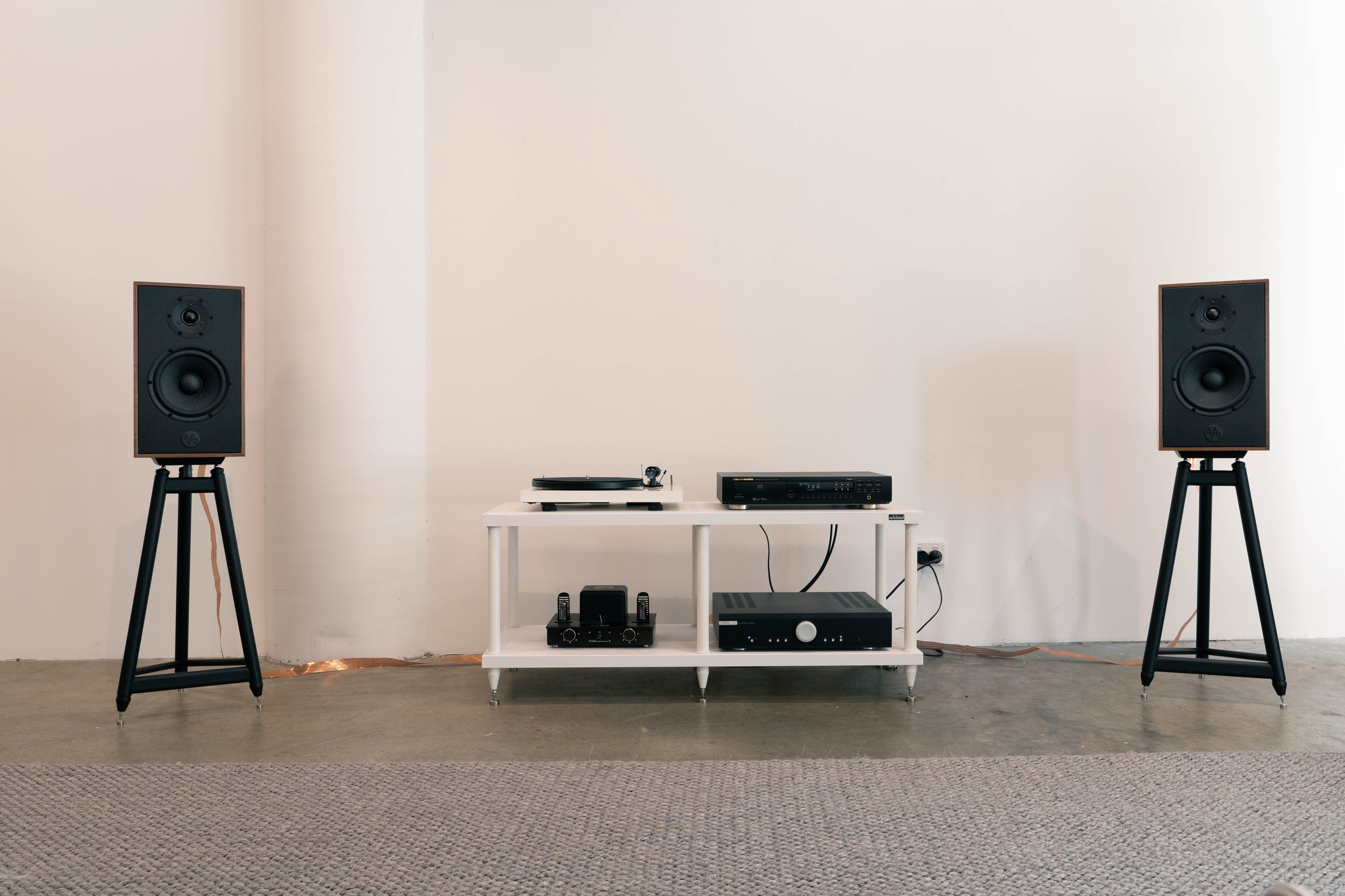 Solidsteel Ex demo S4-2 Rack - Racks & Cabinets - StereoNET