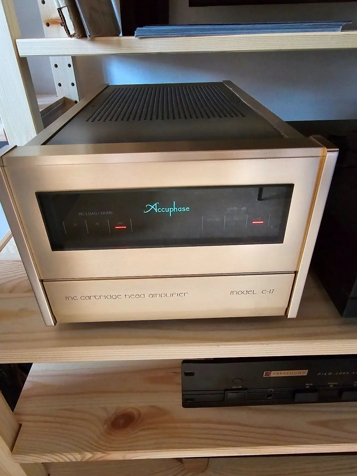 Accuphase C-17 Phono Preamplifier - Phono Amplifiers - StereoNET